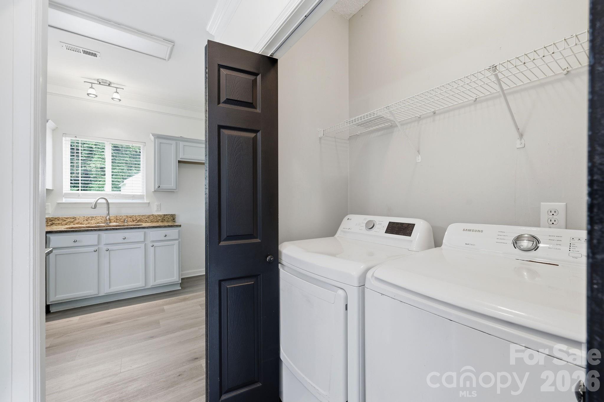Home for sale at 5423 Starflower Drive, Charlotte, NC — photo 15 of 46