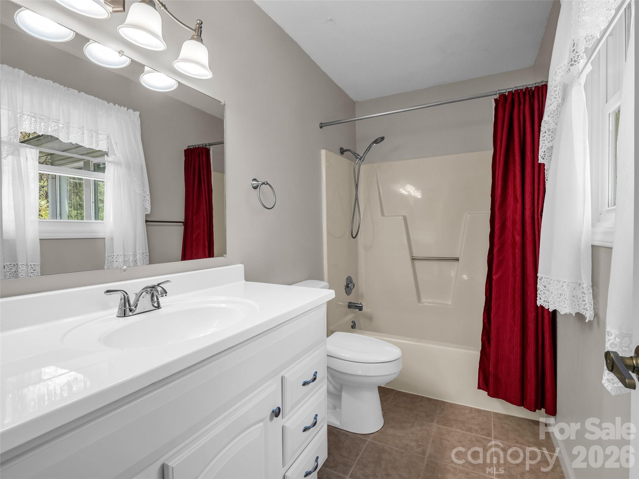 525 Maren Court, Hendersonville, NC - photo 19 of 33