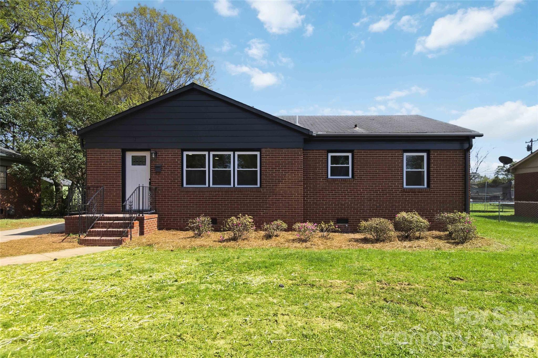 Home for sale at 3609 Eastway Drive, Charlotte, NC — photo 1 of 39