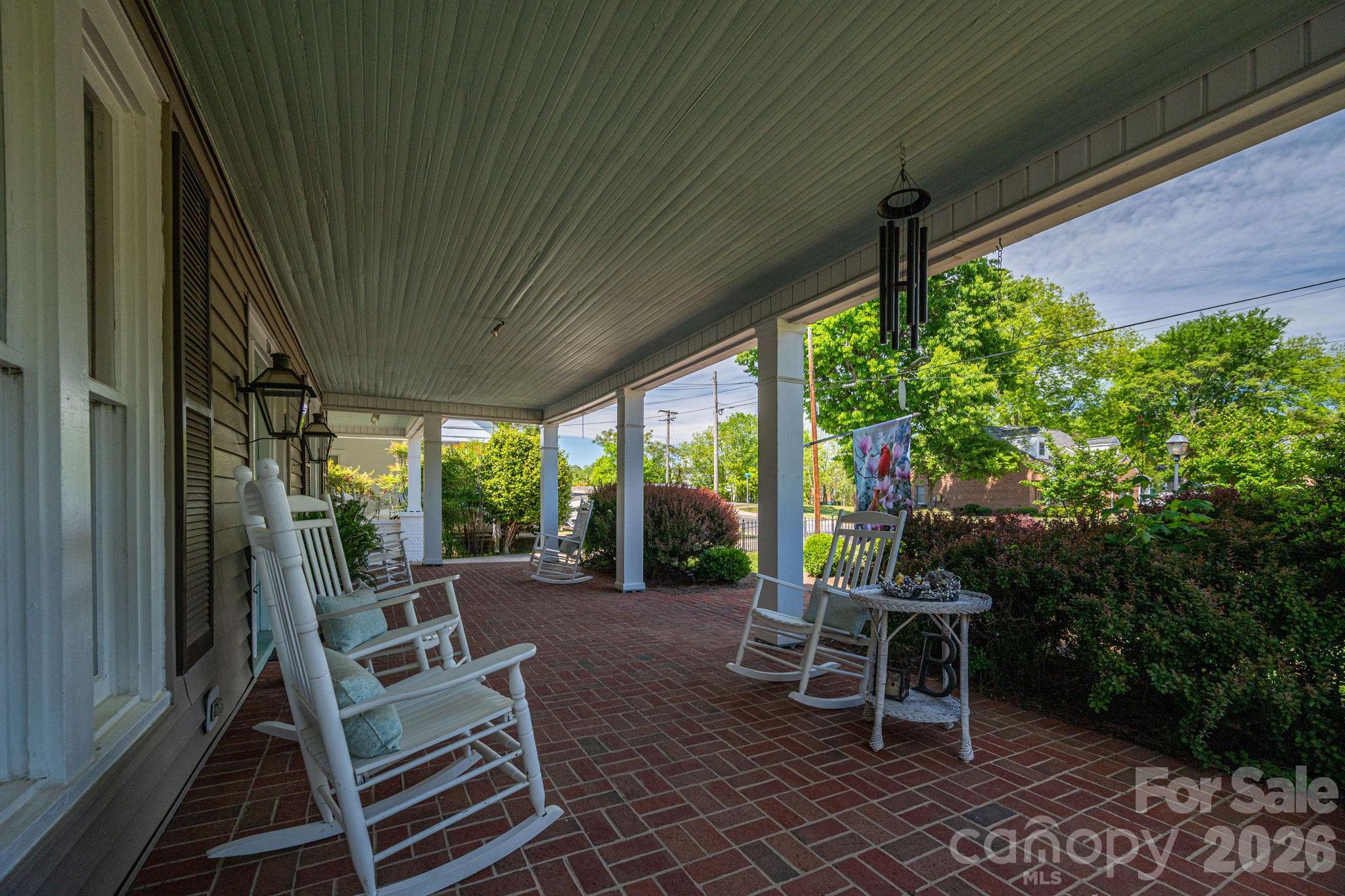 314 S Cedar Street, Lincolnton, NC - photo 3 of 44