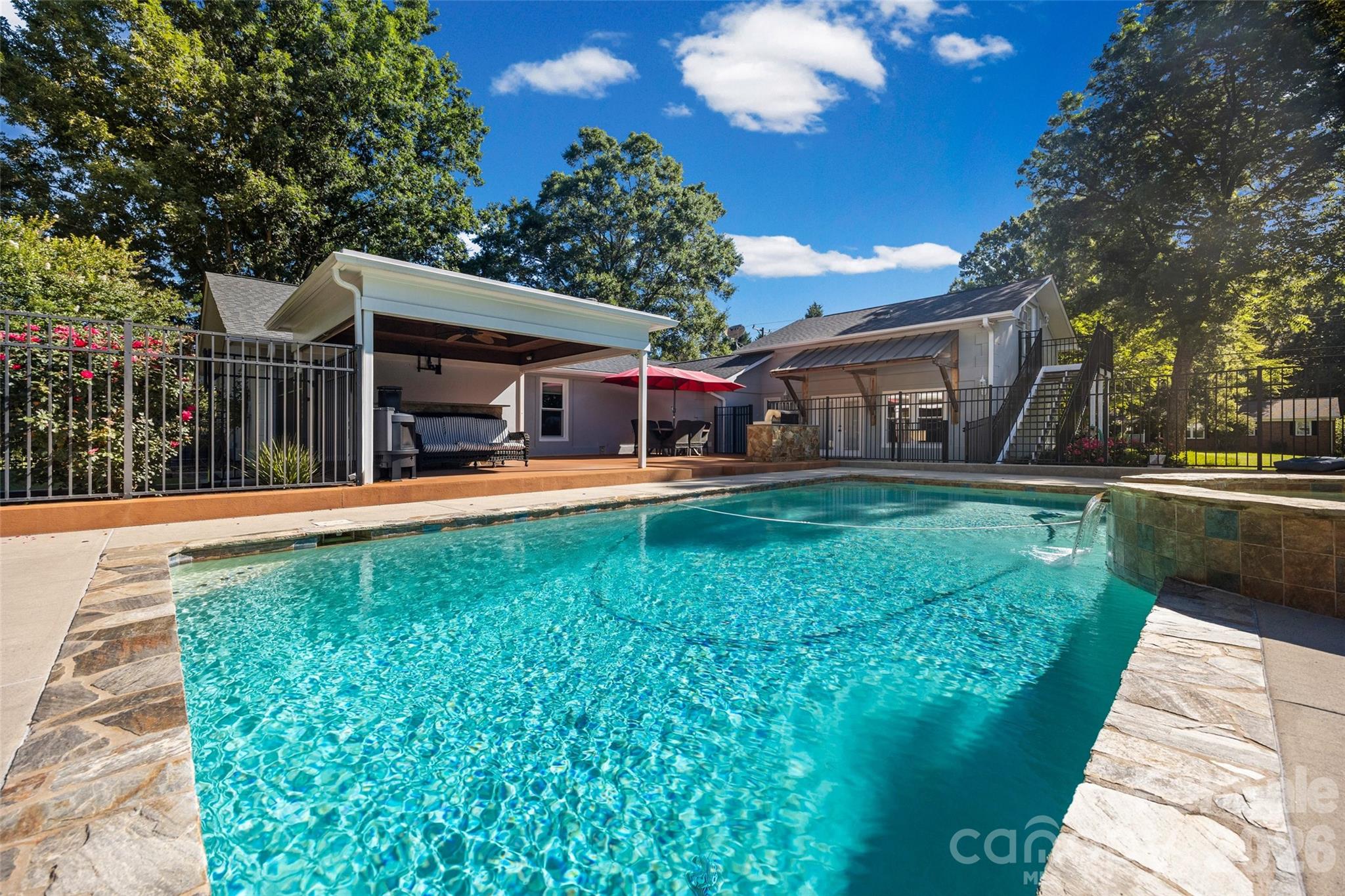 Photo 4 of 3101 Mckee Road, Charlotte, NC