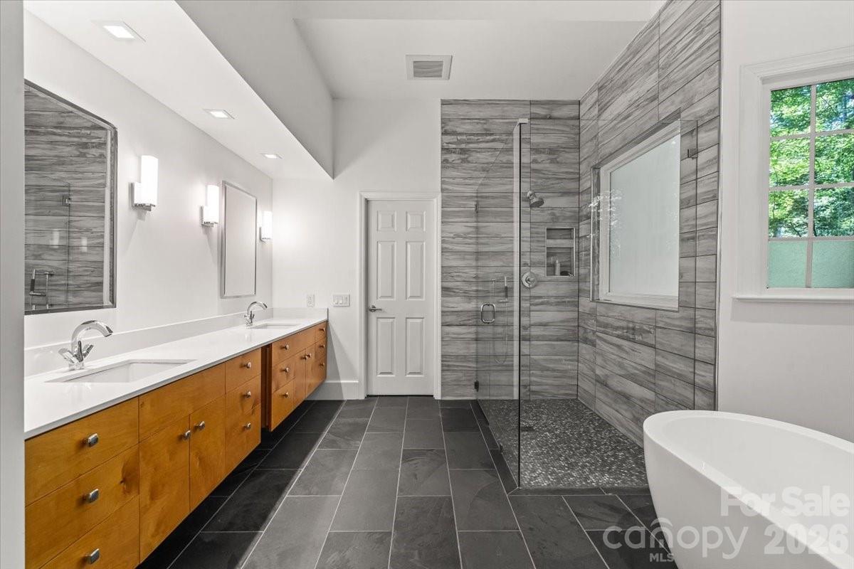 Photo 17 of 4909 Deer Walk Avenue, Charlotte, NC