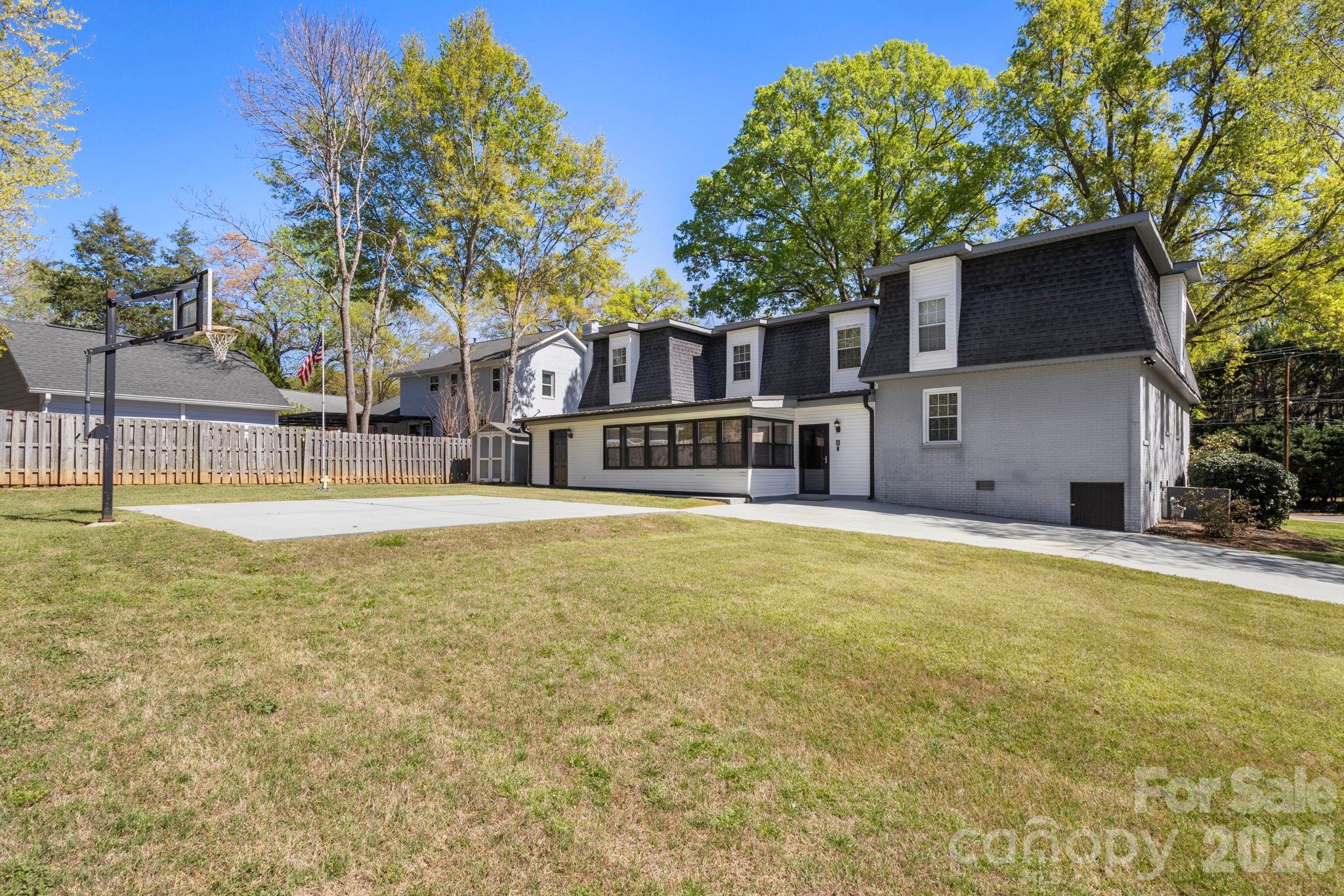 Photo 4 of 6116 Old Providence Road, Charlotte, NC