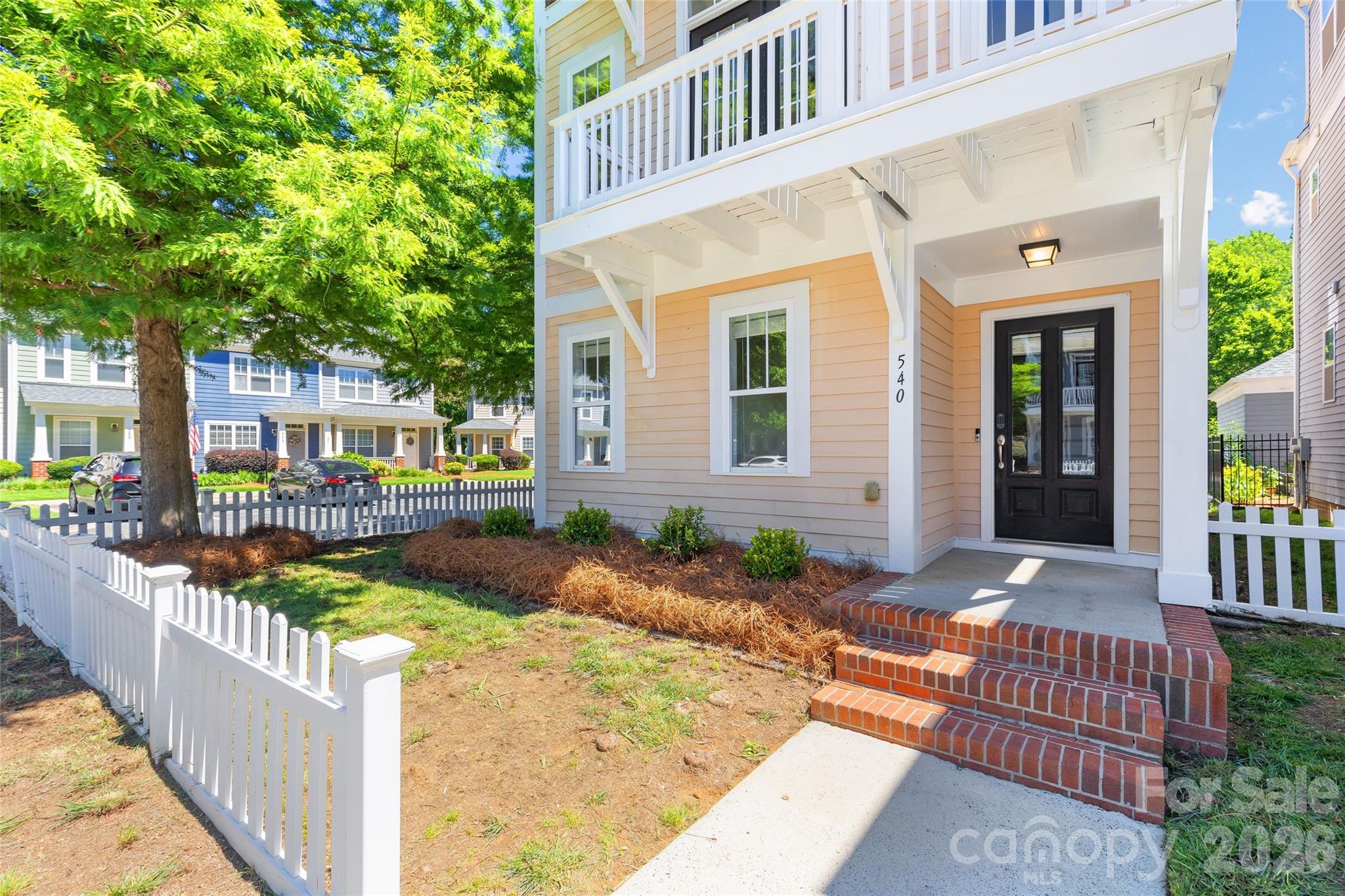 Home for sale at 540 Dubois Court, Charlotte, NC — photo 3 of 35