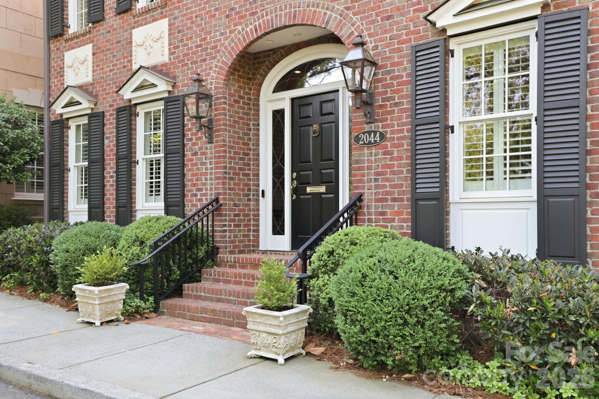 Photo 3 of 2044 Queens Road W, Charlotte, NC