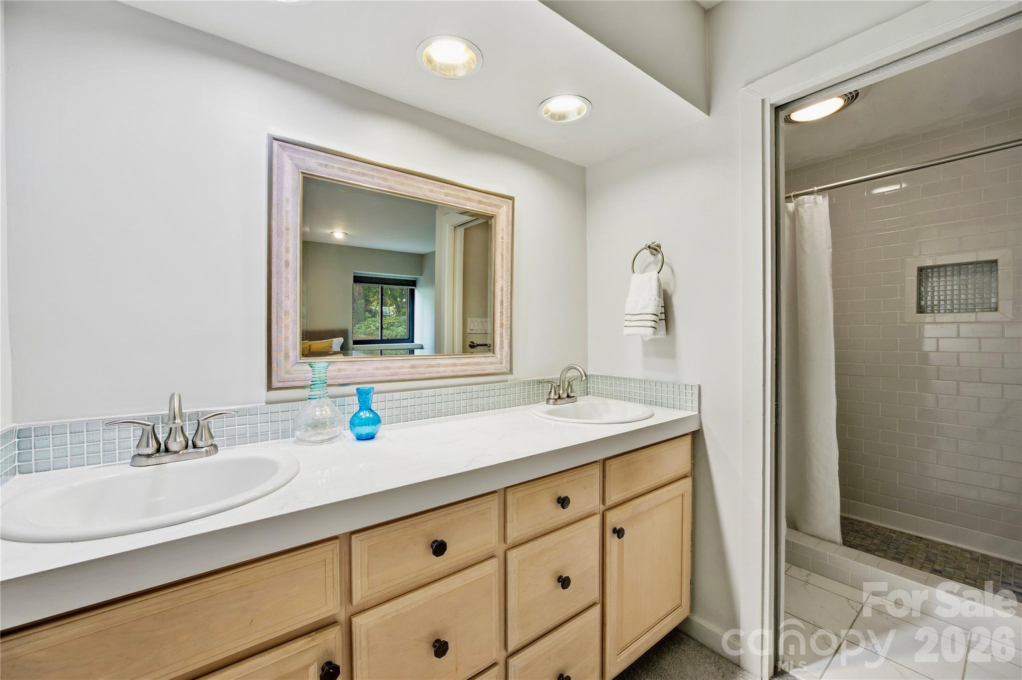 Photo 14 of 2724 Huntingtowne Farms Lane, Charlotte, NC