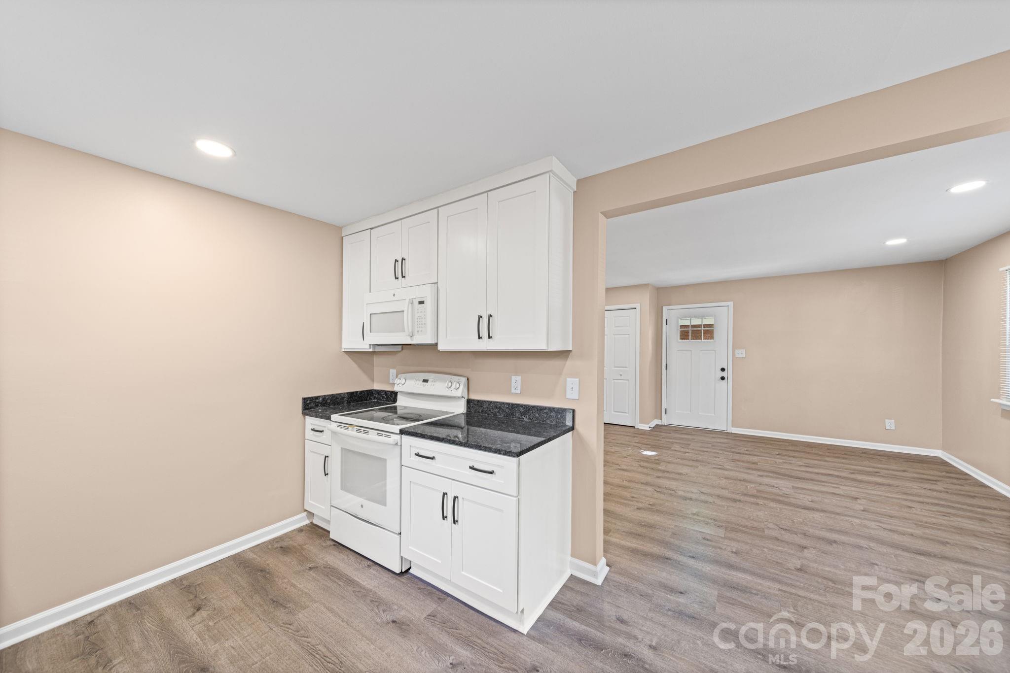 Photo 16 of 5045 Curtiswood Drive, Charlotte, NC