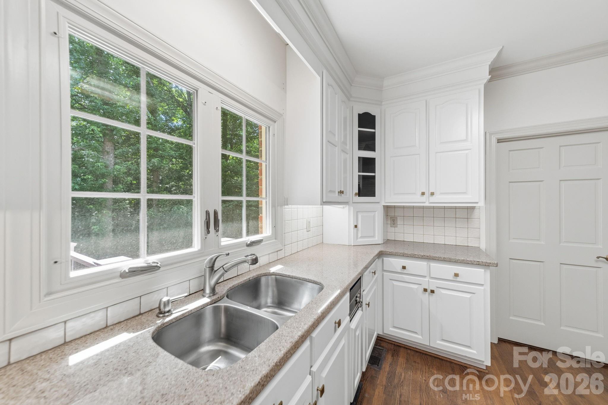 Photo 17 of 5215 Silchester Lane, Charlotte, NC
