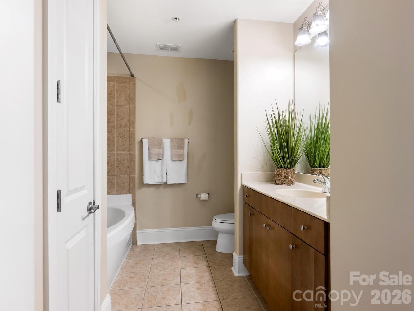Photo 9 of 4625 Piedmont Row Drive408, Charlotte, NC