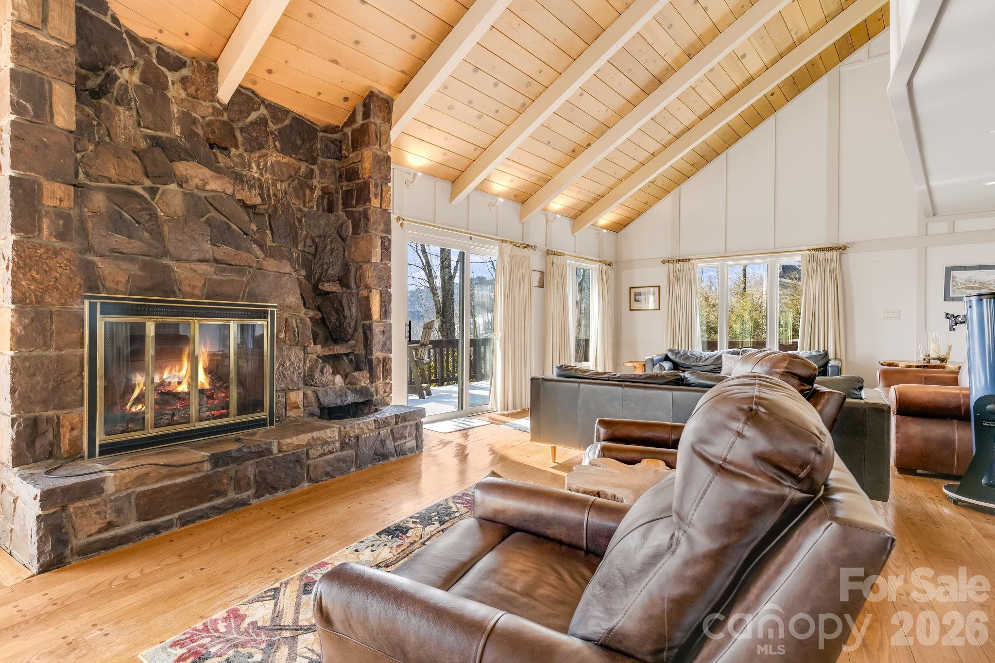 301 Highland Circle, Sugar Mountain, NC - photo 4 of 49