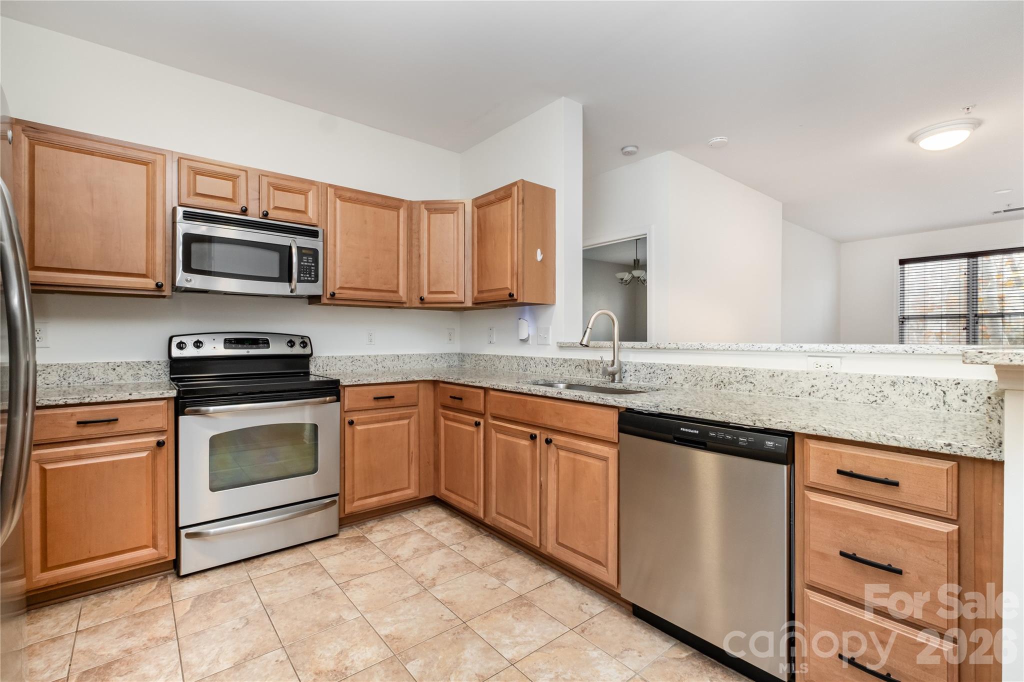 Photo 7 of 1000 E Woodlawn Road217, Charlotte, NC