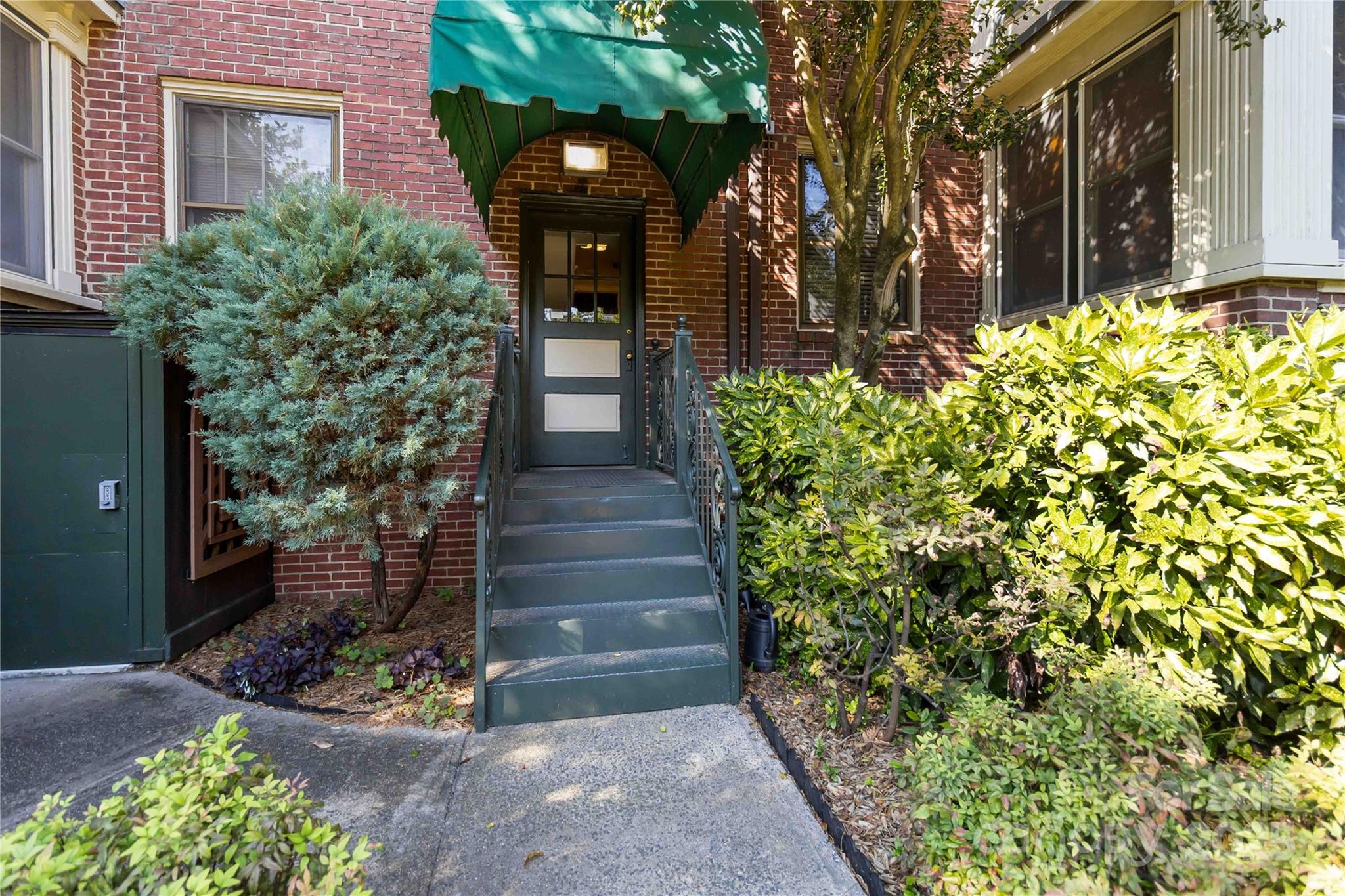 Photo 31 of 811 E Morehead Street6, Charlotte, NC