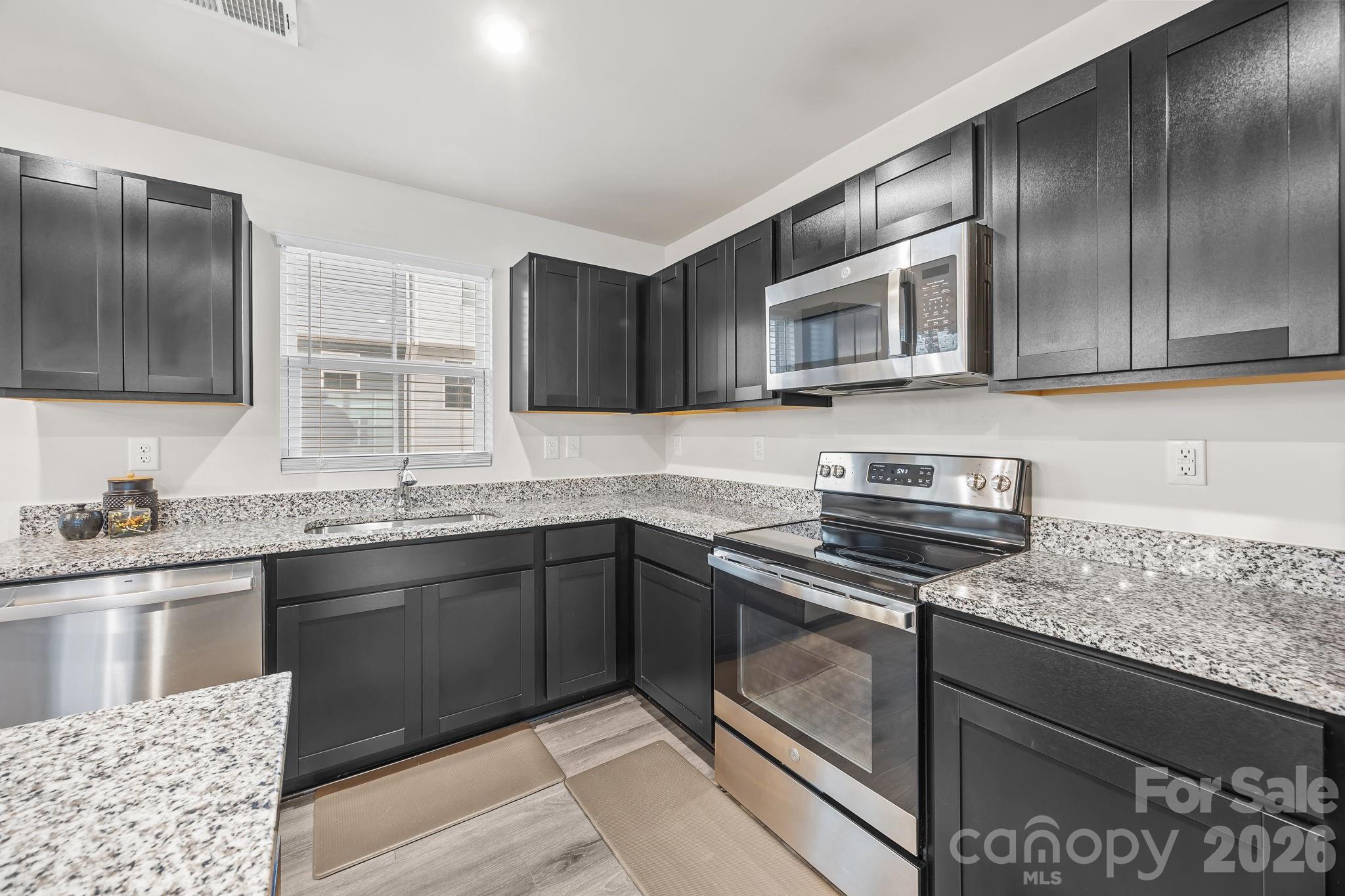 Photo 16 of 3021 Fiddlewood Street, Charlotte, NC