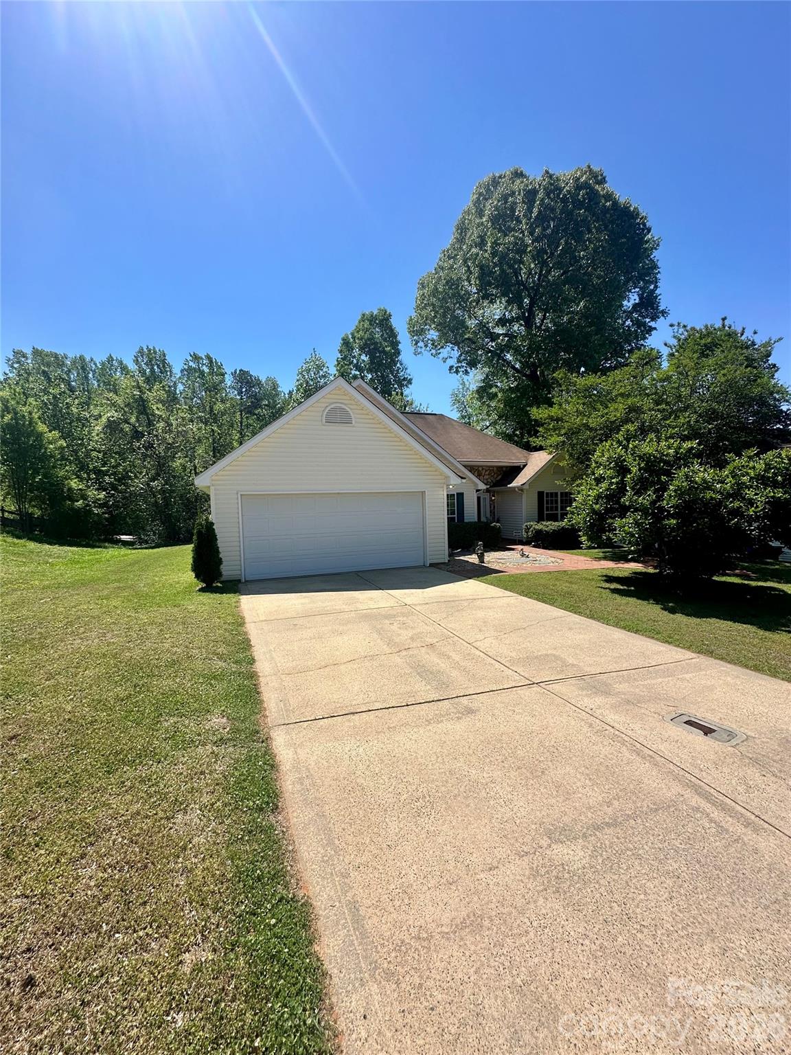 Photo 2 of 106 Old Willow Road, Mooresville, NC