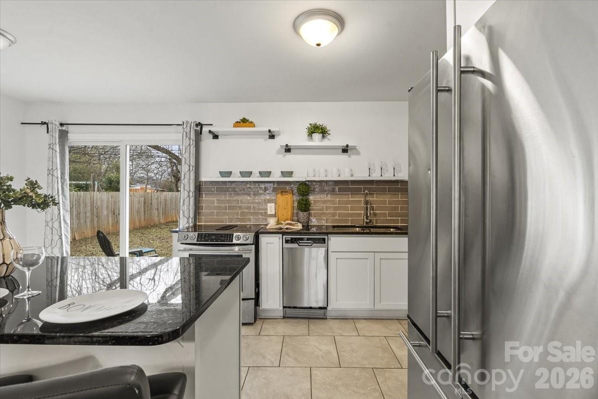 Photo 10 of 4930 Crestmont Drive, Charlotte, NC