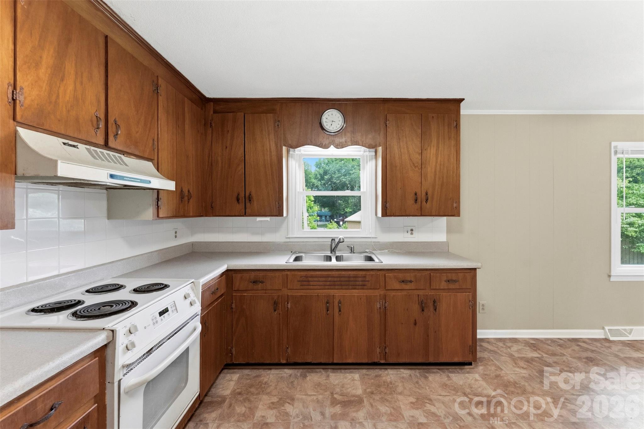 Home for sale at 609 Temple Street, Kings Mountain, NC — photo 12 of 41