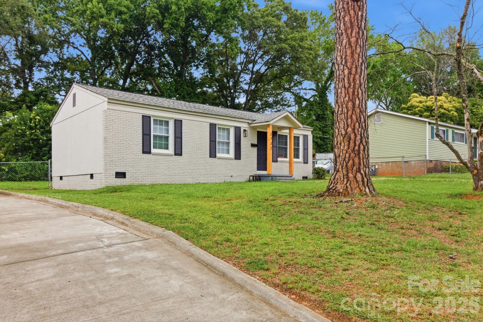 Photo 18 of 2732 Thornton Road, Charlotte, NC