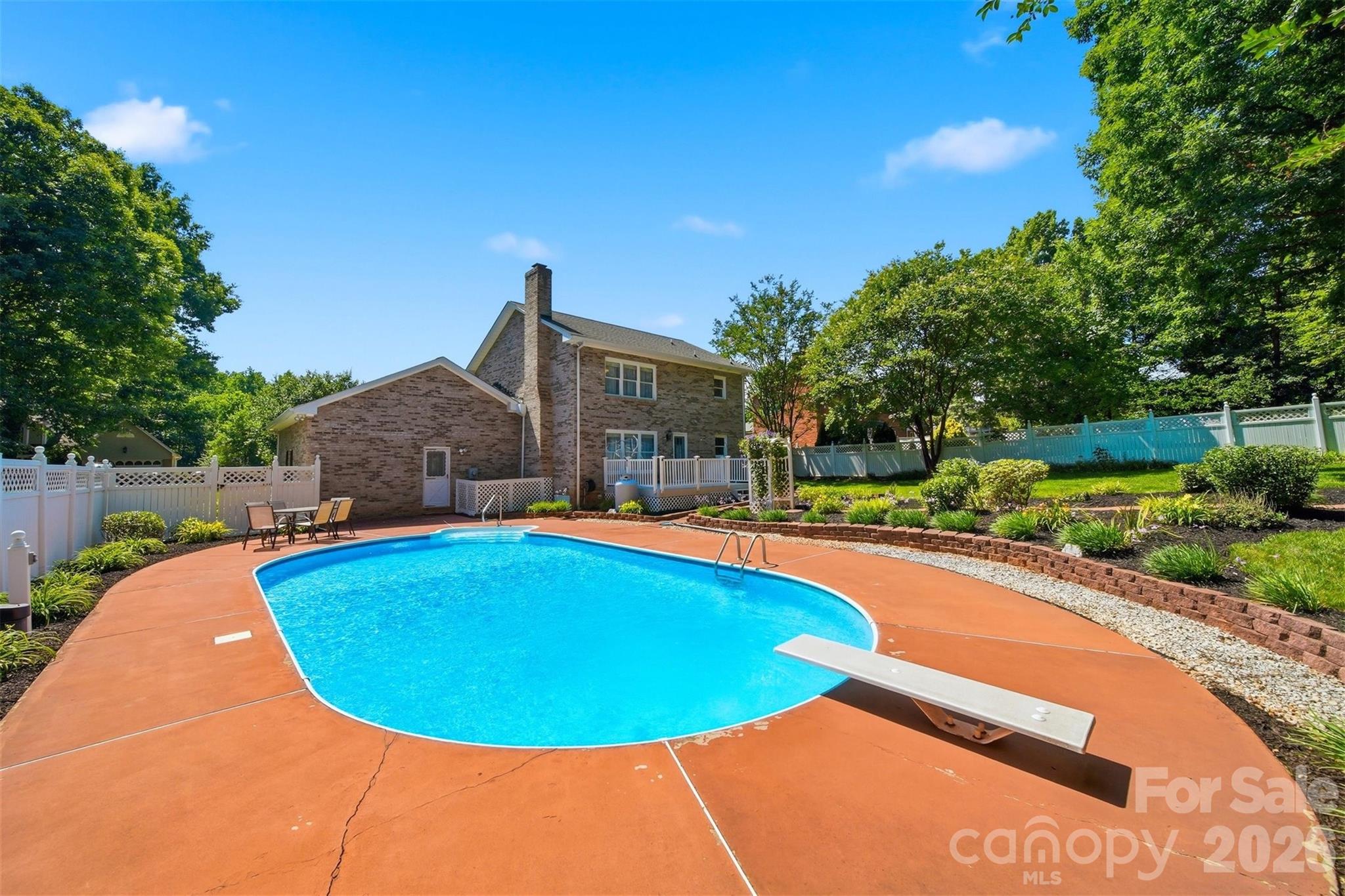 Photo 29 of 1948 Twin Ponds Drive, Hickory, NC