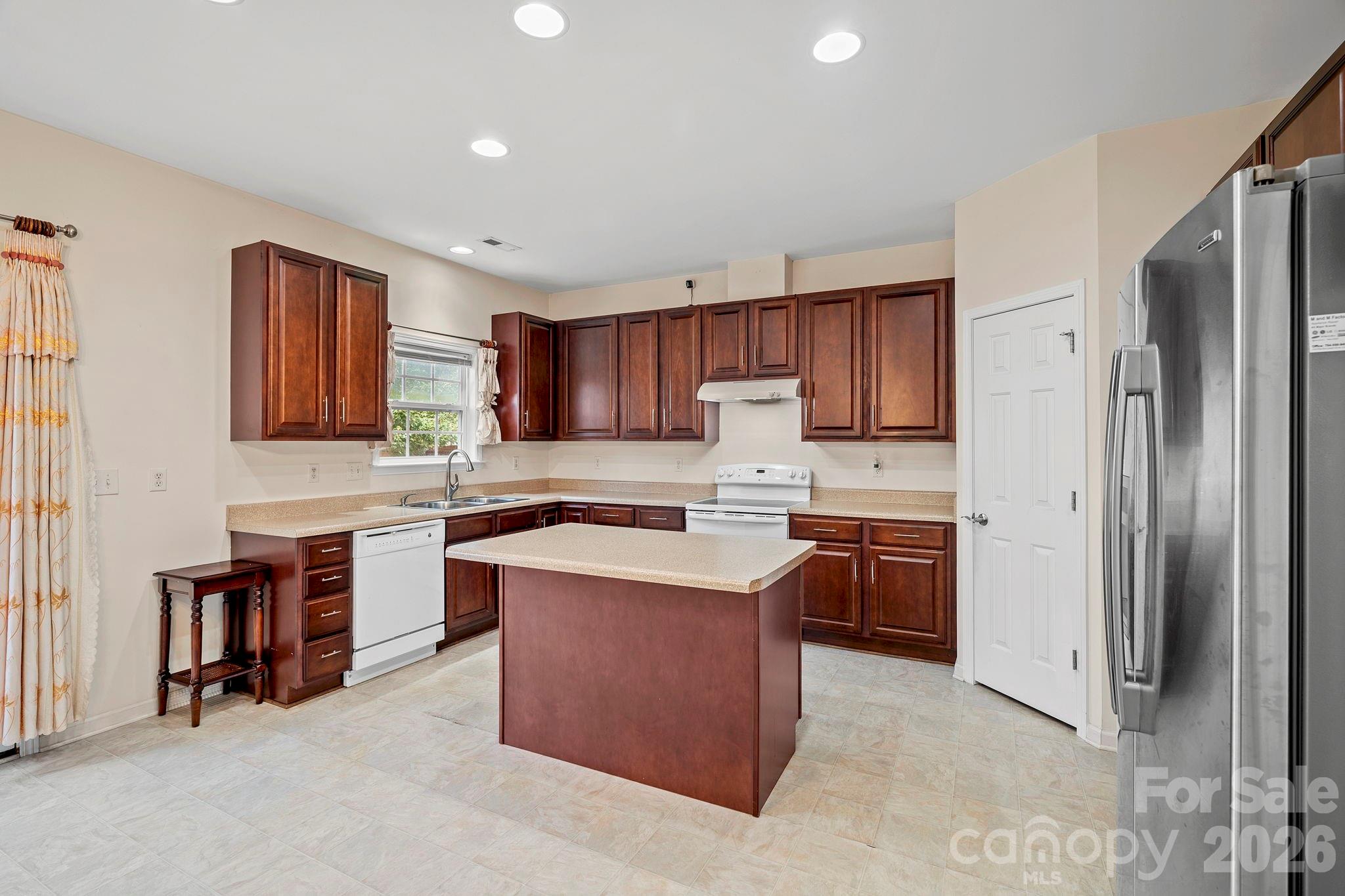 2 Breyerton Court, Asheville, NC - photo 12 of 48