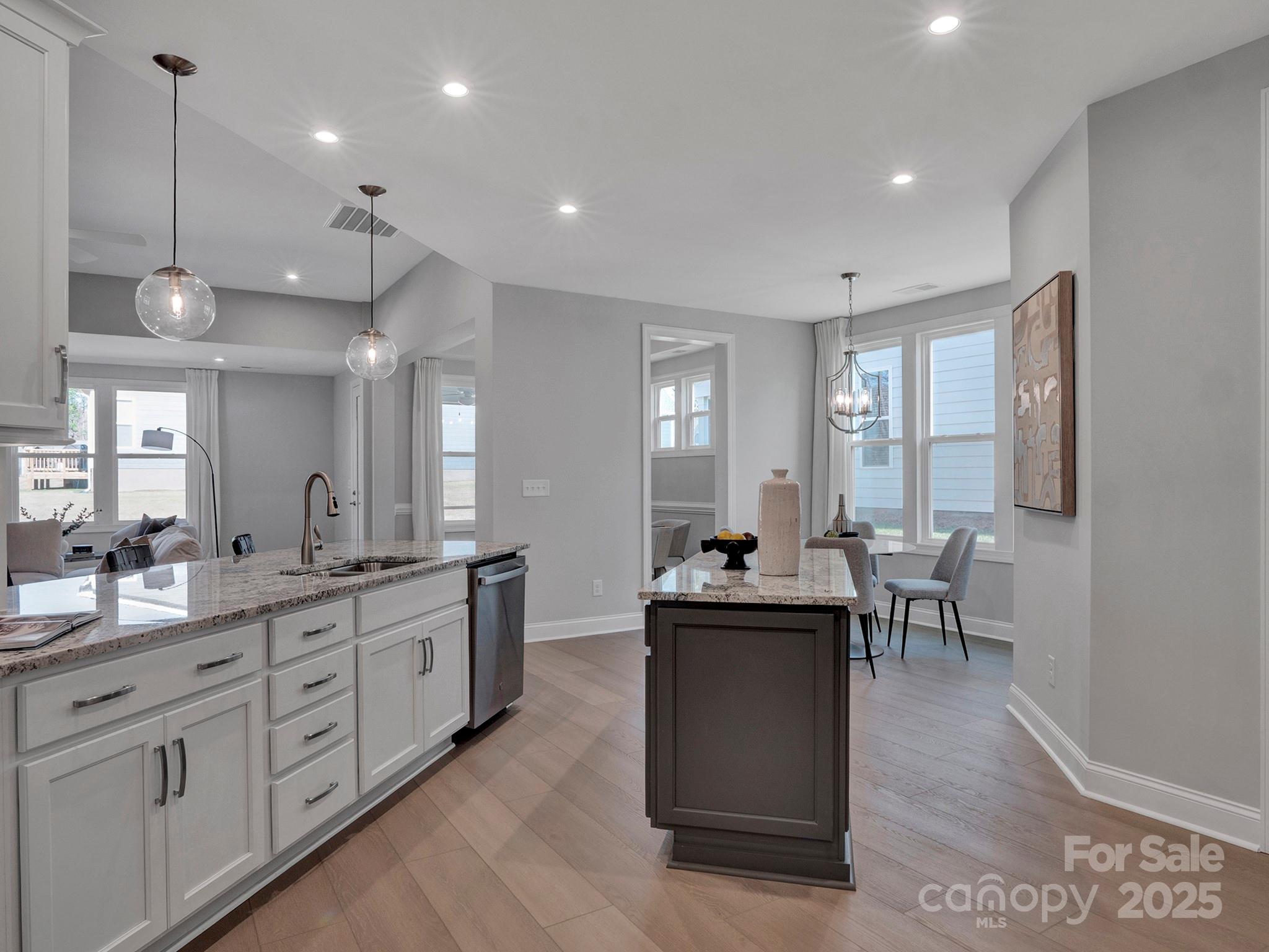 Photo 6 of 4225 Honey Locust Drive, Charlotte, NC
