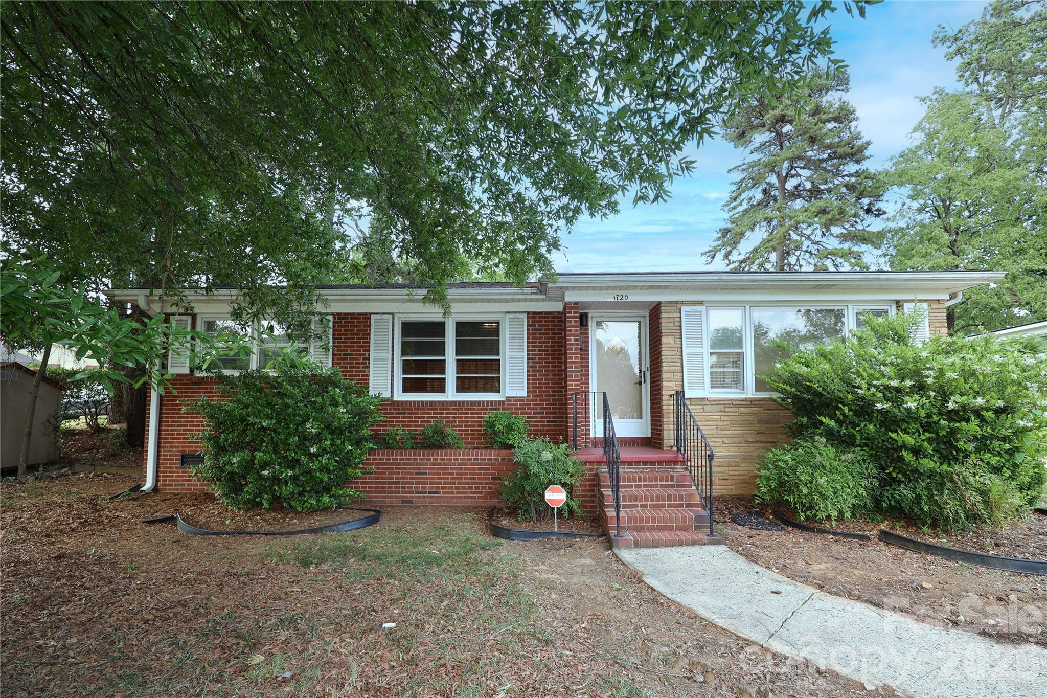 Photo 2 of 1720 Miles Court, Charlotte, NC