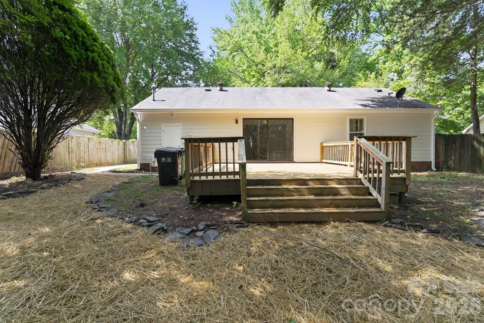 Photo 15 of 7812 Surreywood Place, Charlotte, NC
