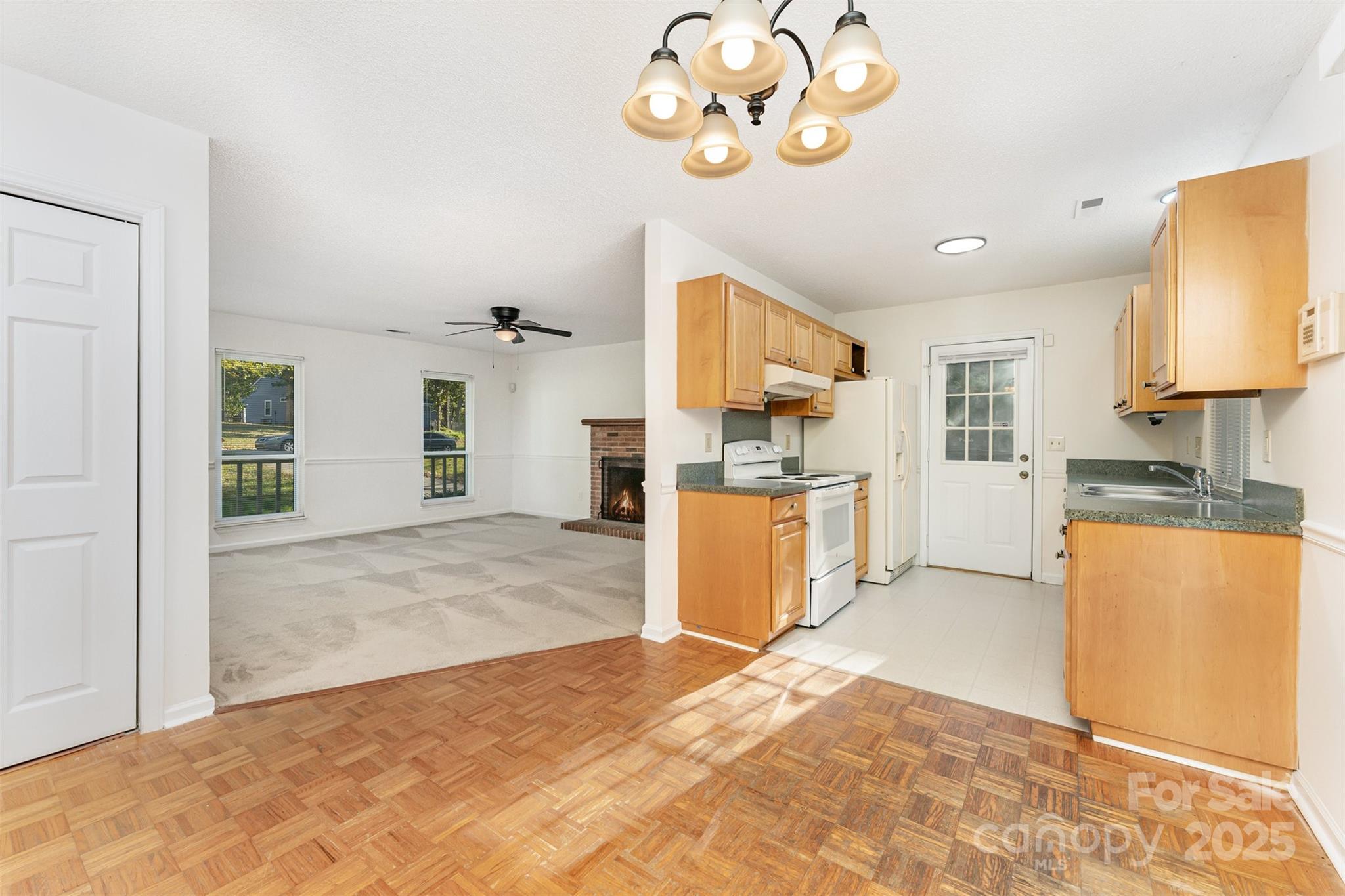 Photo 9 of 2319 Oak Leigh Drive, Charlotte, NC
