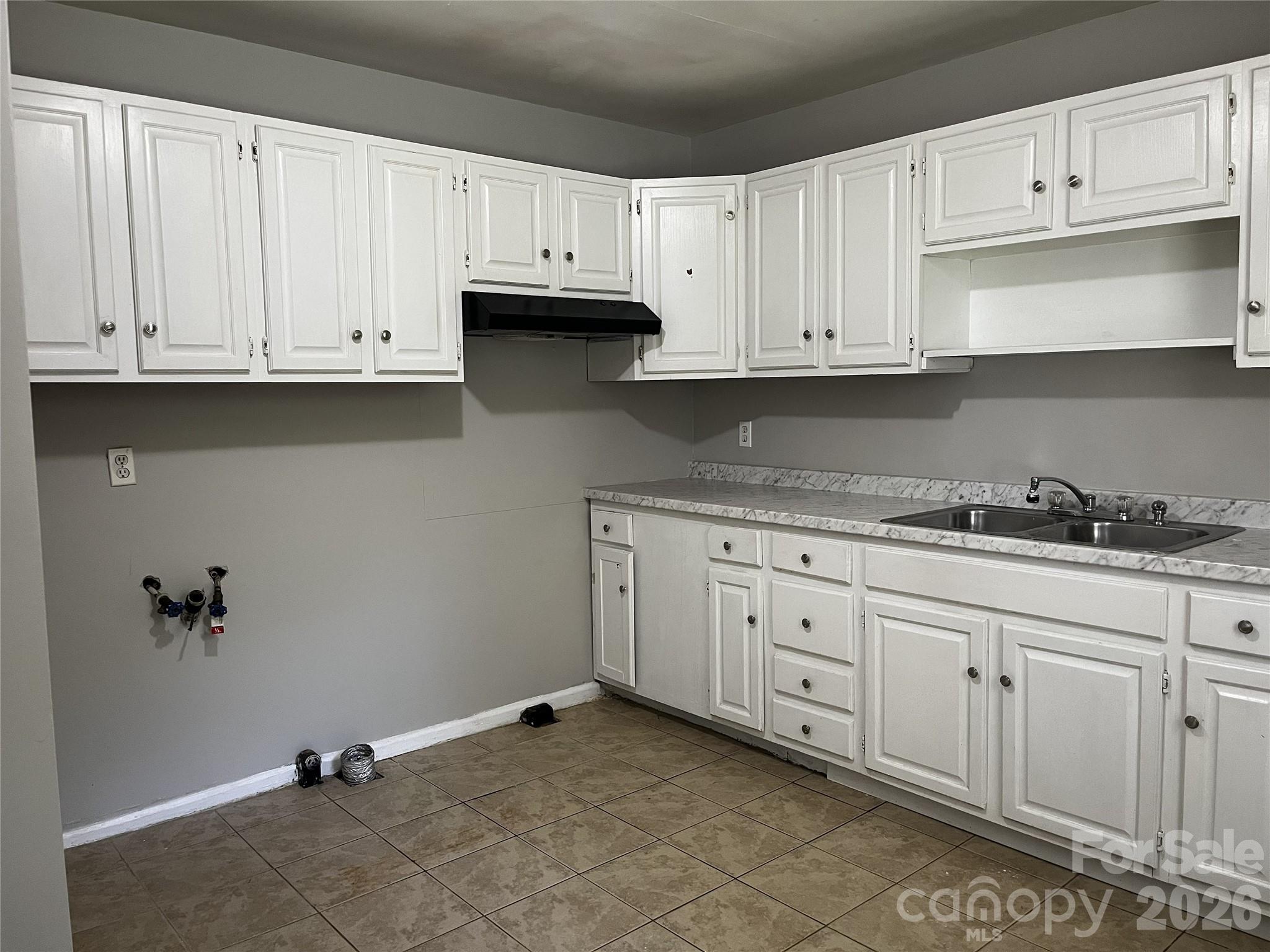 Photo 16 of 2213 Shamrock Drive, Charlotte, NC
