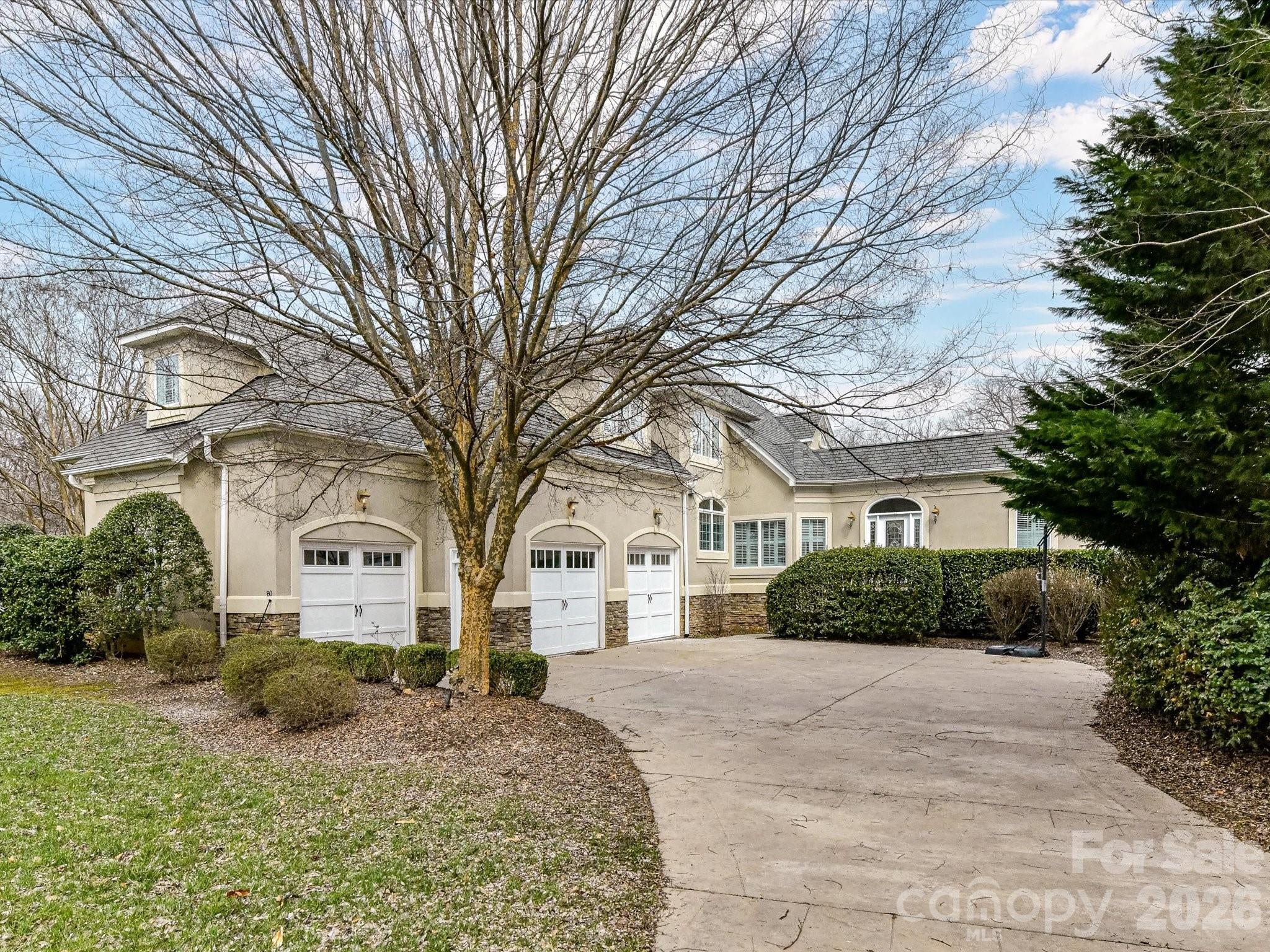 Photo 2 of 1805 Mt Isle Harbor Drive, Charlotte, NC