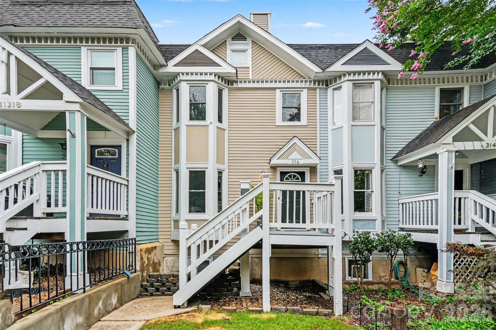 Home for sale at 316 W 10th Street, Charlotte, NC — photo 1 of 32