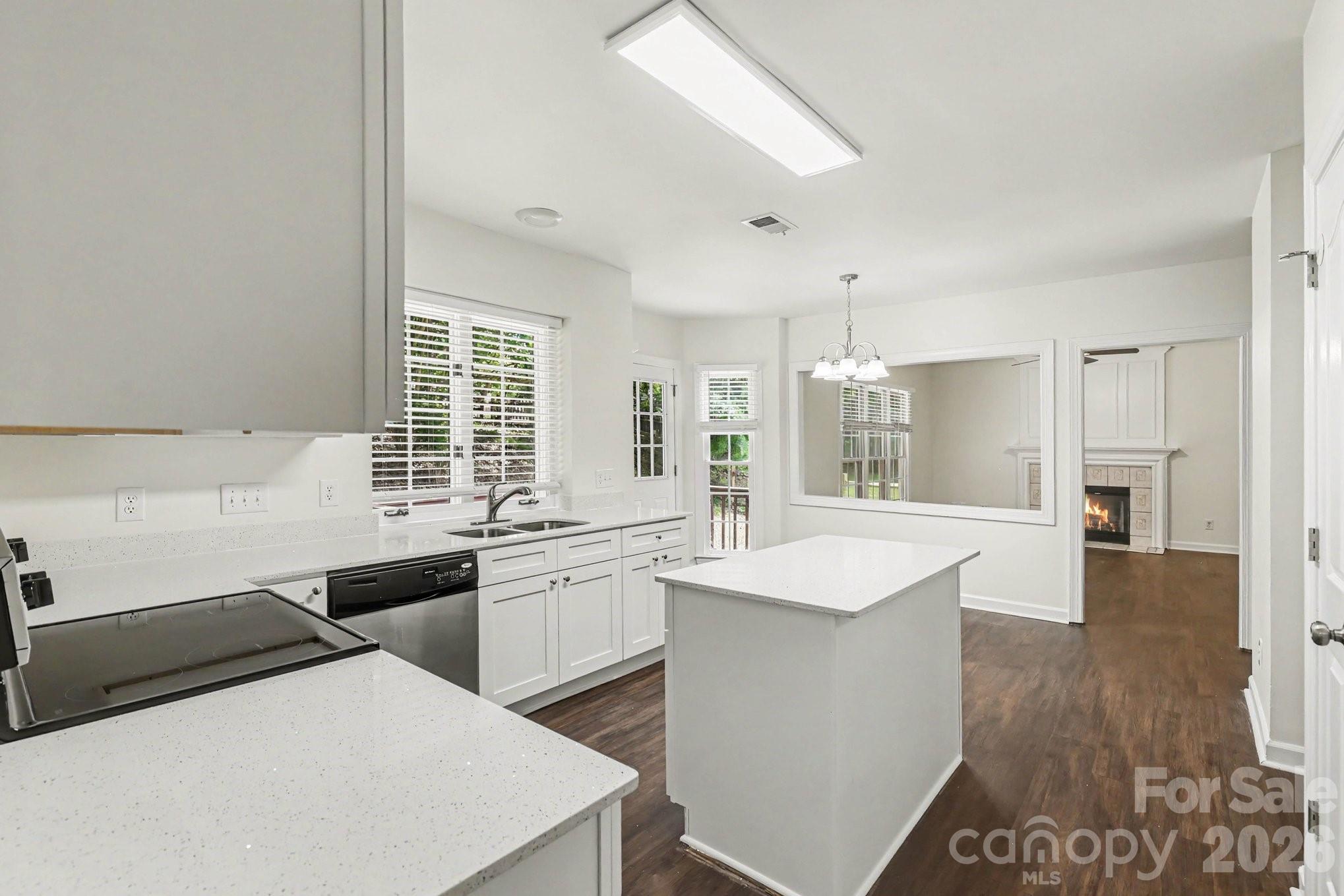 5802 Swanston Drive, Charlotte, NC - photo 7 of 19