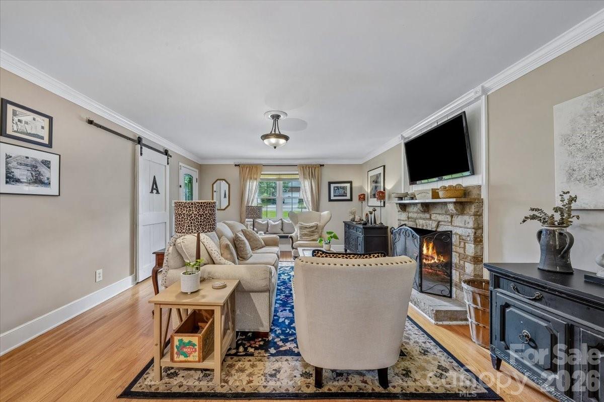 Home for sale at 1135 Blueberry Lane, Charlotte, NC — photo 8 of 48