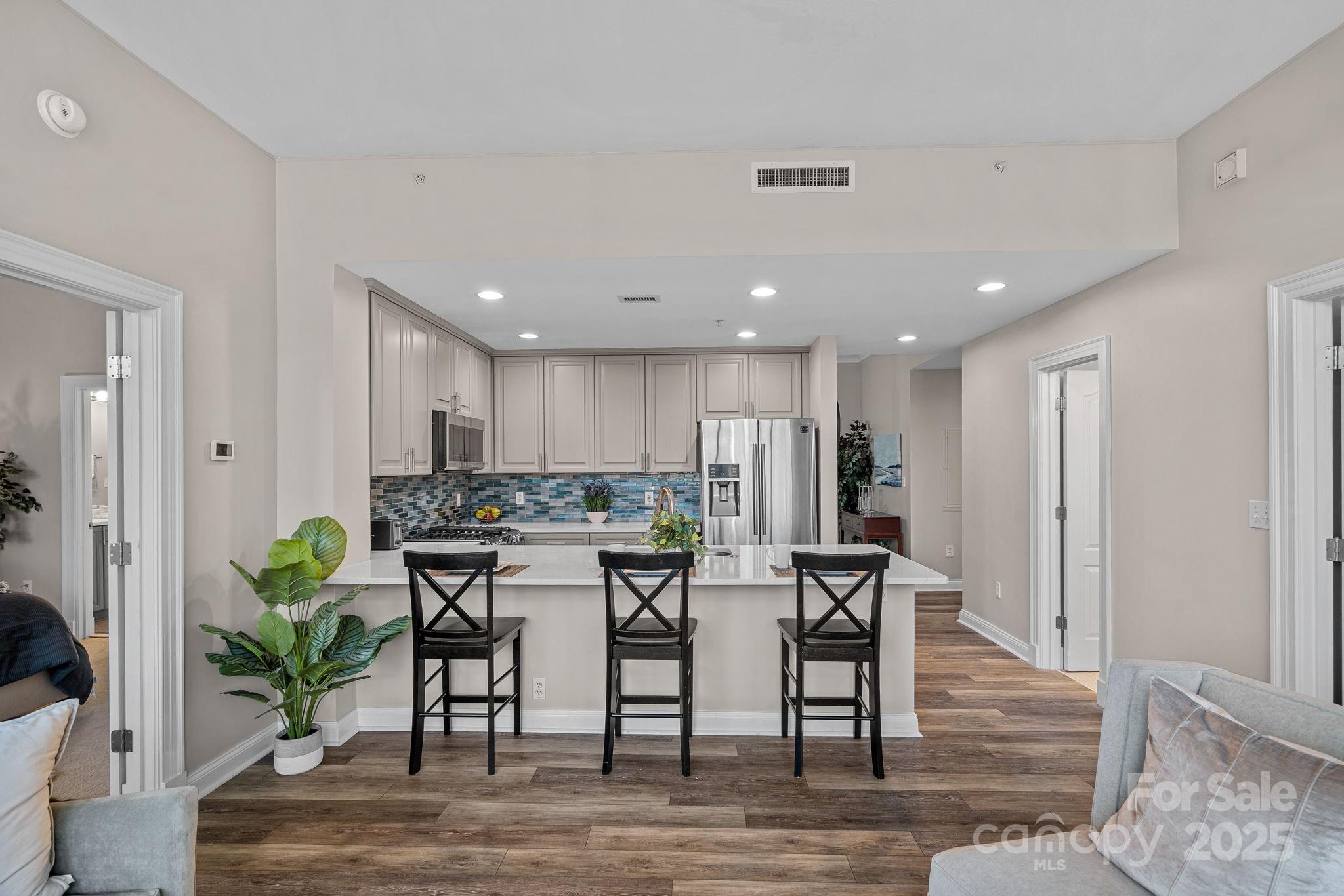Photo 4 of 315 Arlington Avenue607, Charlotte, NC