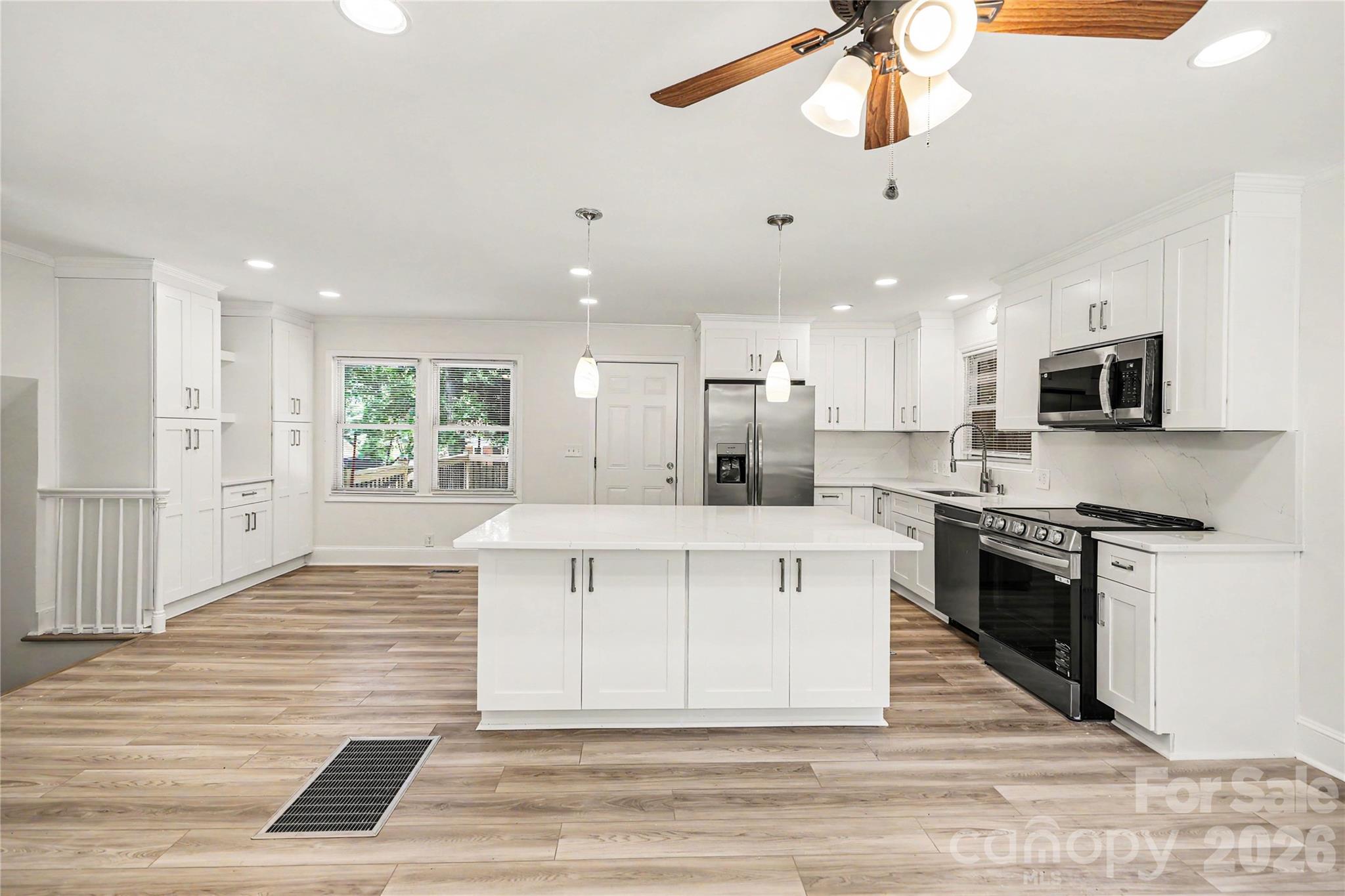 1410 Burnley Road, Charlotte, NC - photo 2 of 31