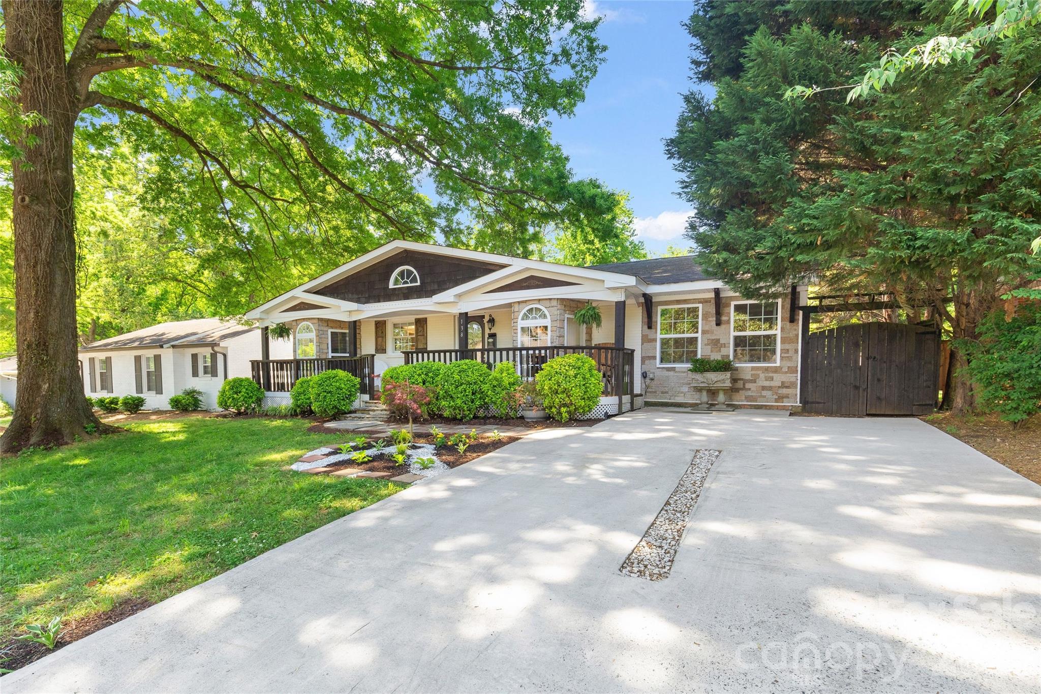 Photo 3 of 138 Wyanoke Avenue, Charlotte, NC