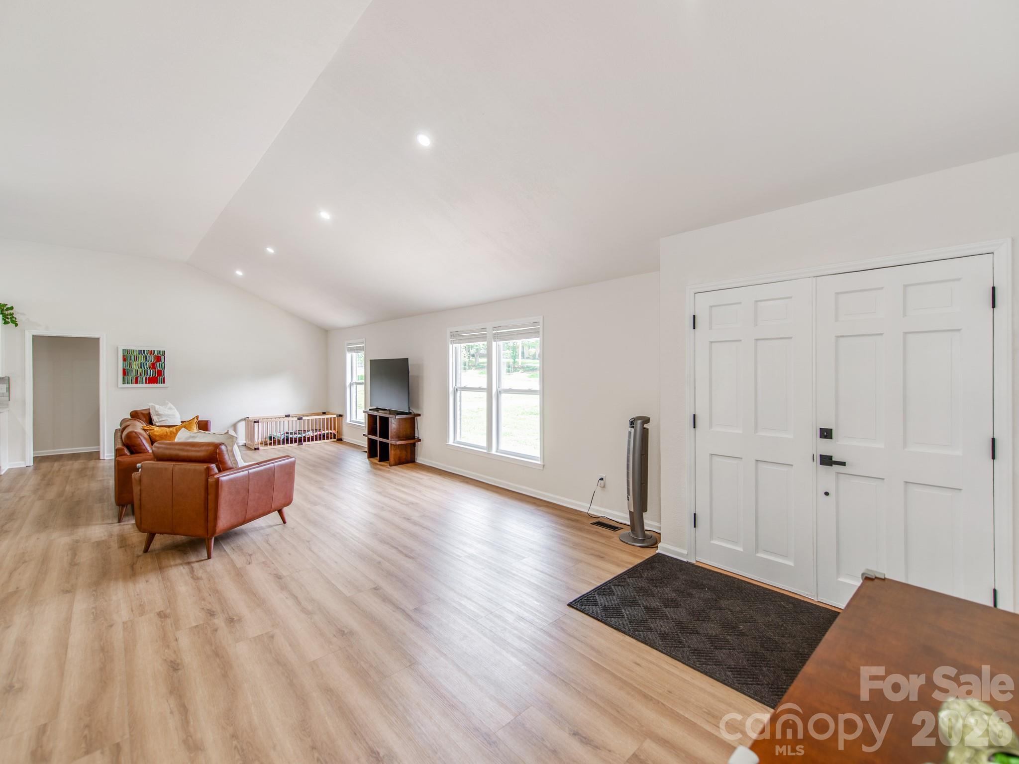 Photo 5 of 629 Belmorrow Drive, Charlotte, NC