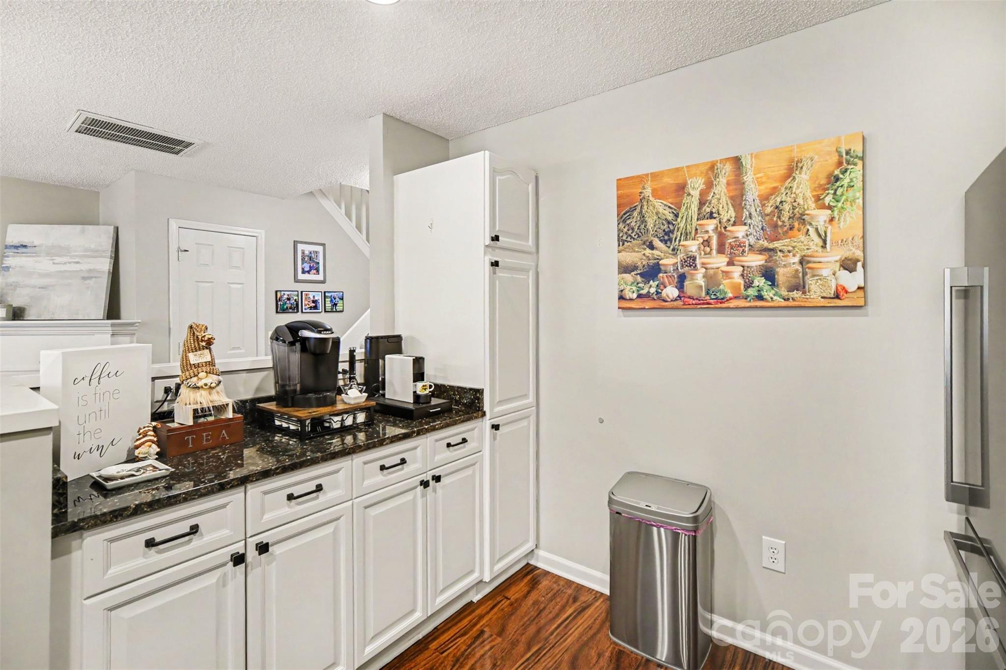 Photo 6 of 9725 Mattforest Circle, Charlotte, NC