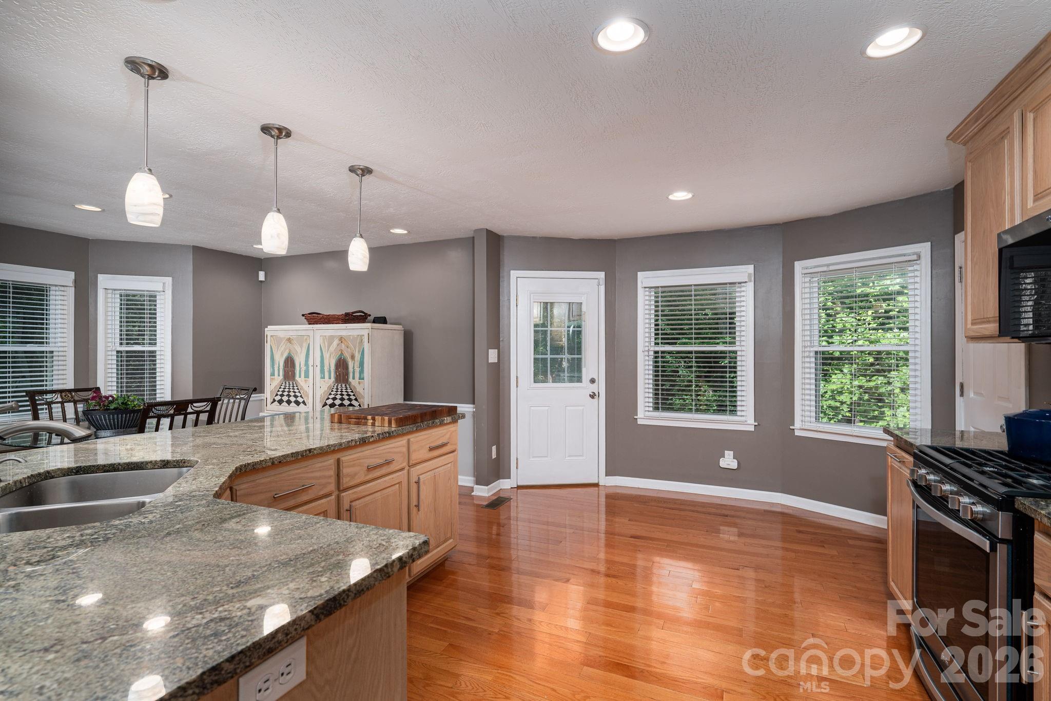6097 Tuckborough Road, Hickory, NC - photo 15 of 48