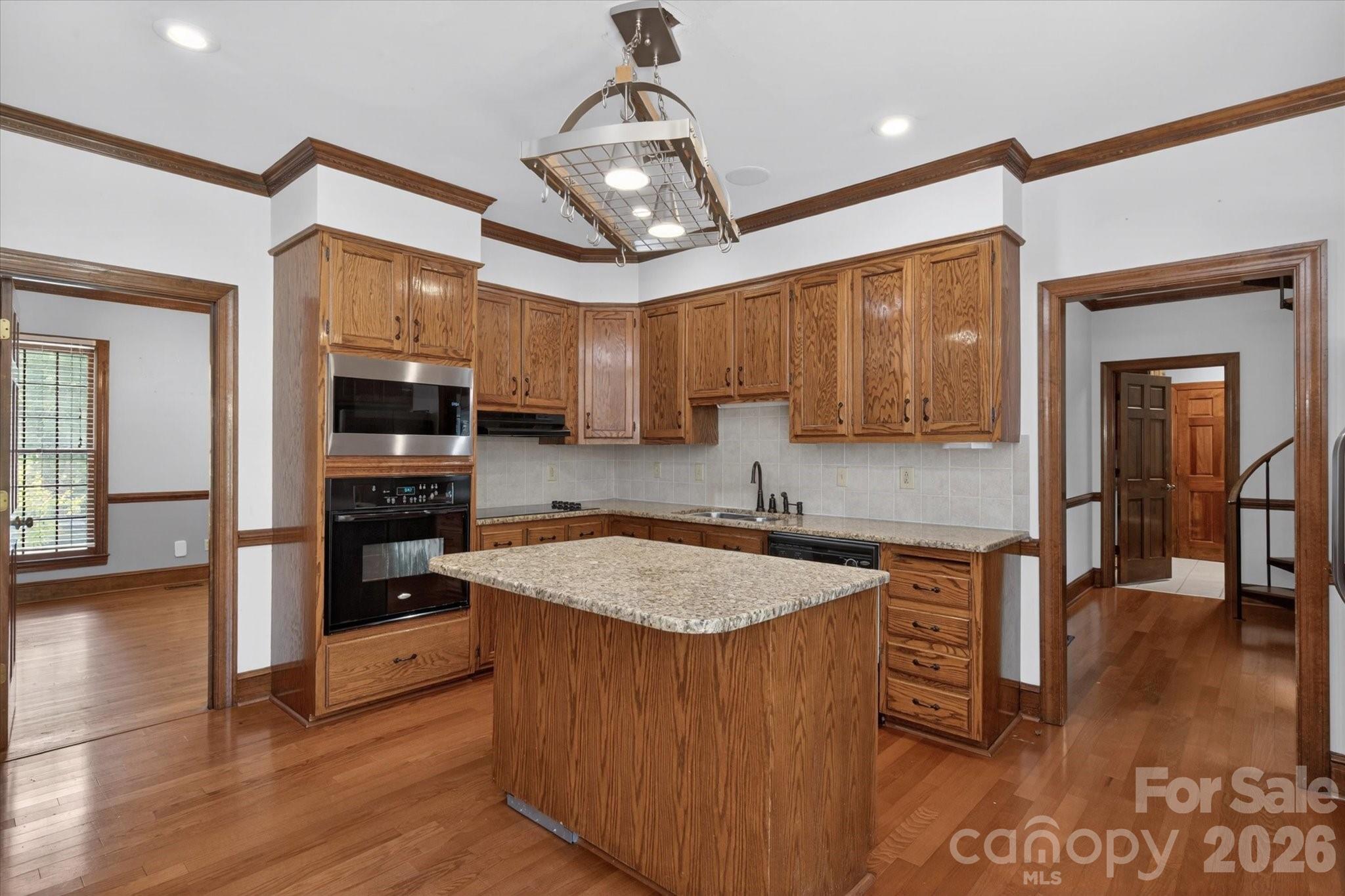 Photo 4 of 8149 Shannon Woods Lane, Matthews, NC