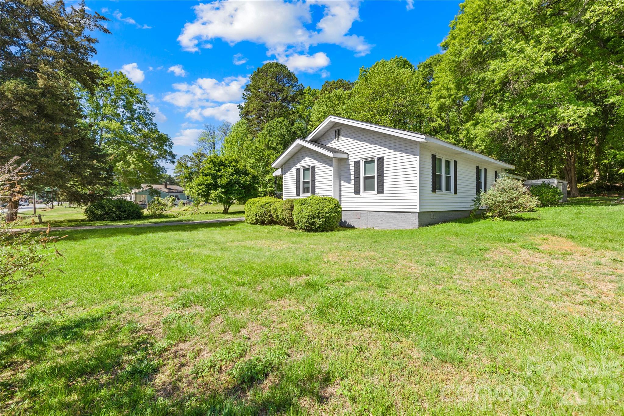 Photo 3 of 213 Ledford Drive, Gastonia, NC