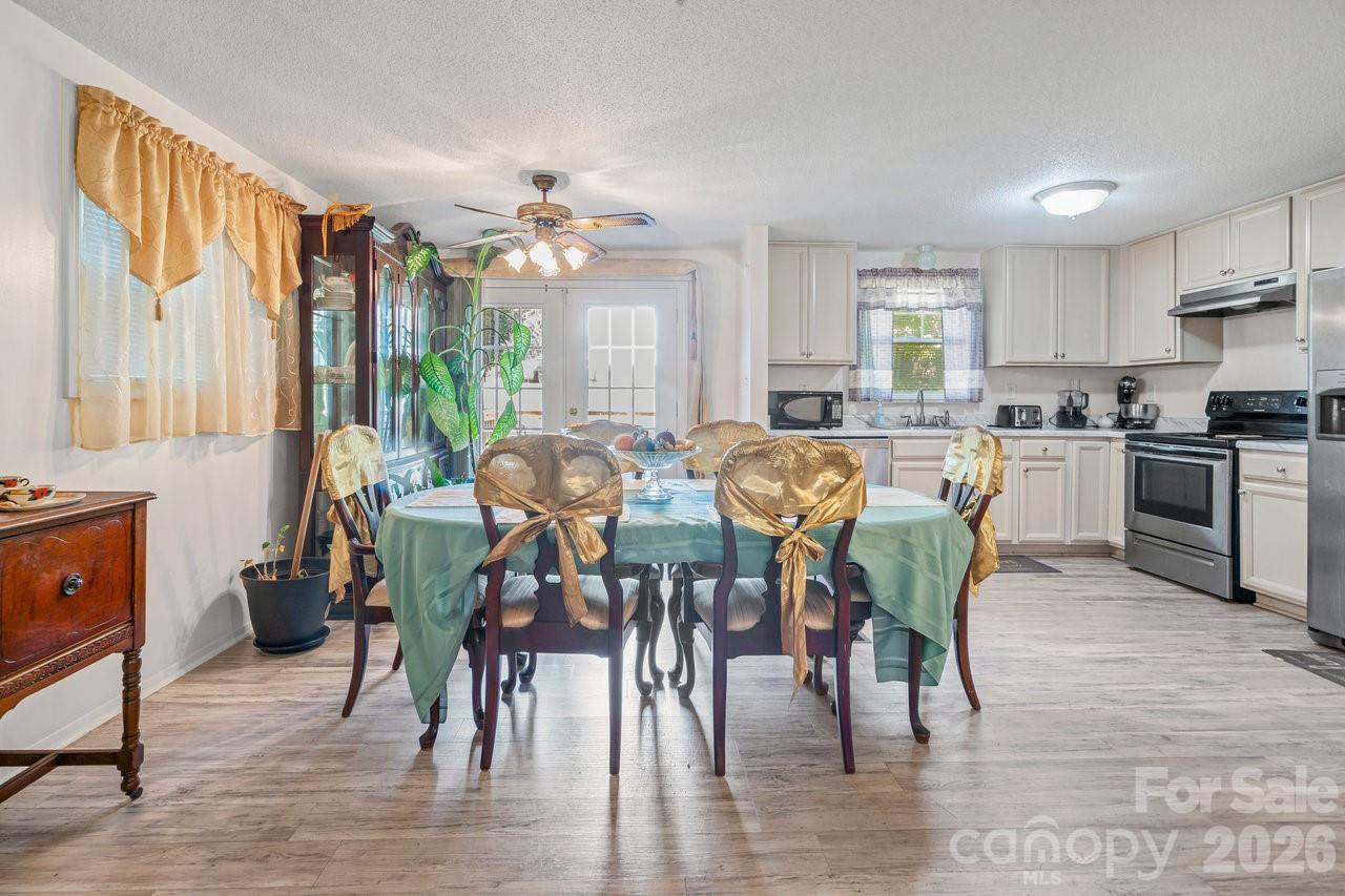 8619 Eaglewind Drive, Charlotte, NC - photo 5 of 26