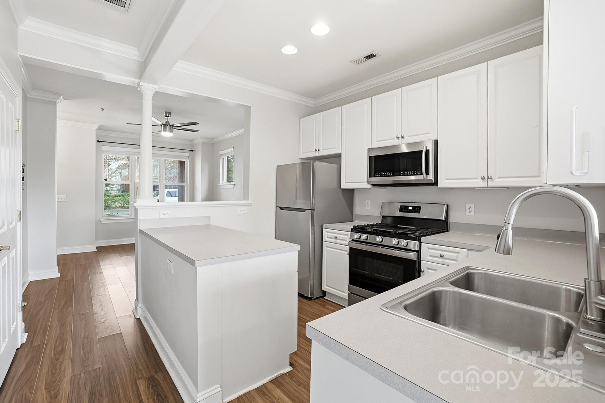 Photo 12 of 518 E 9th Street, Charlotte, NC