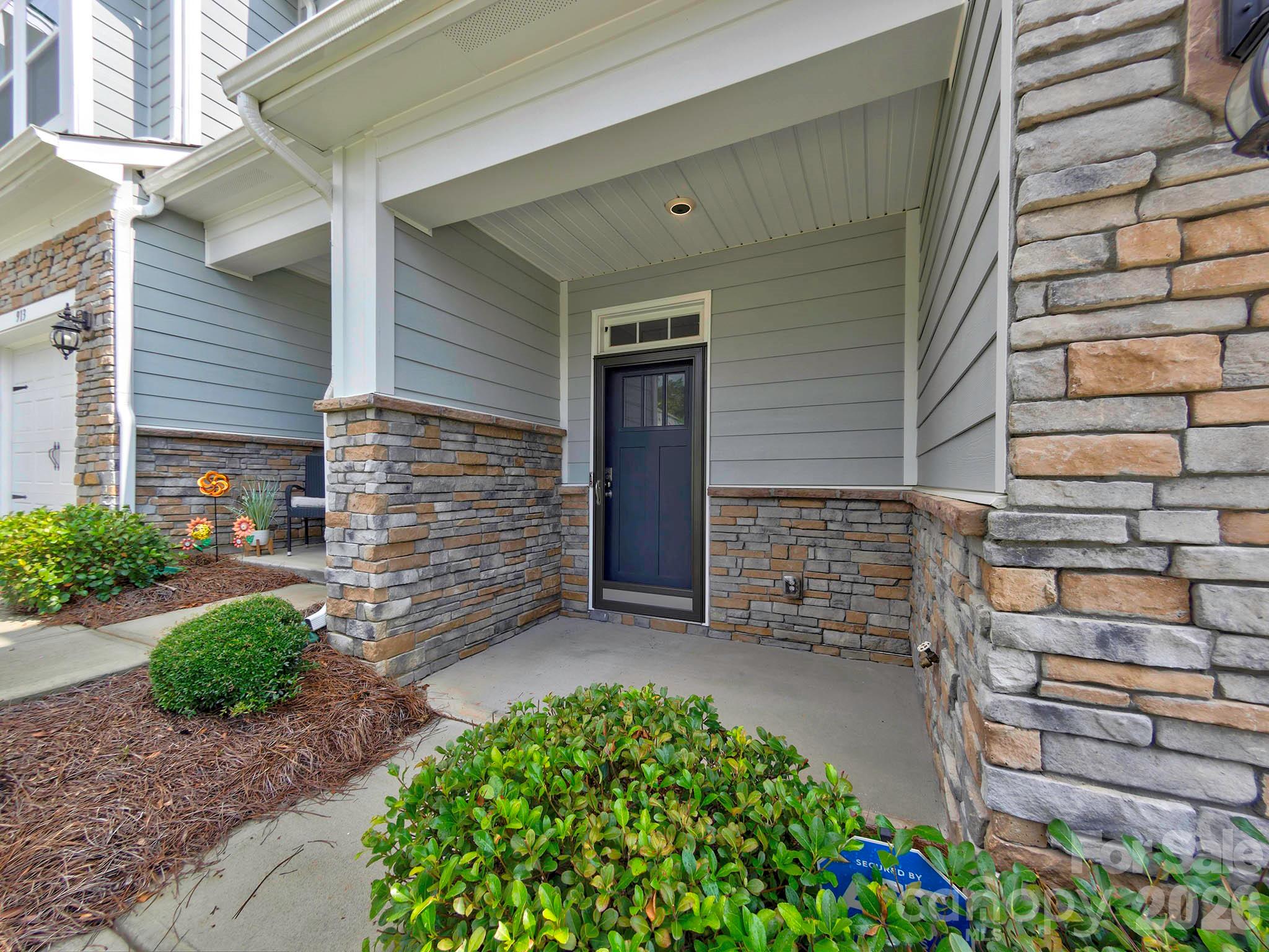 Photo 2 of 915 Emma Kate Court, Lake Wylie, SC