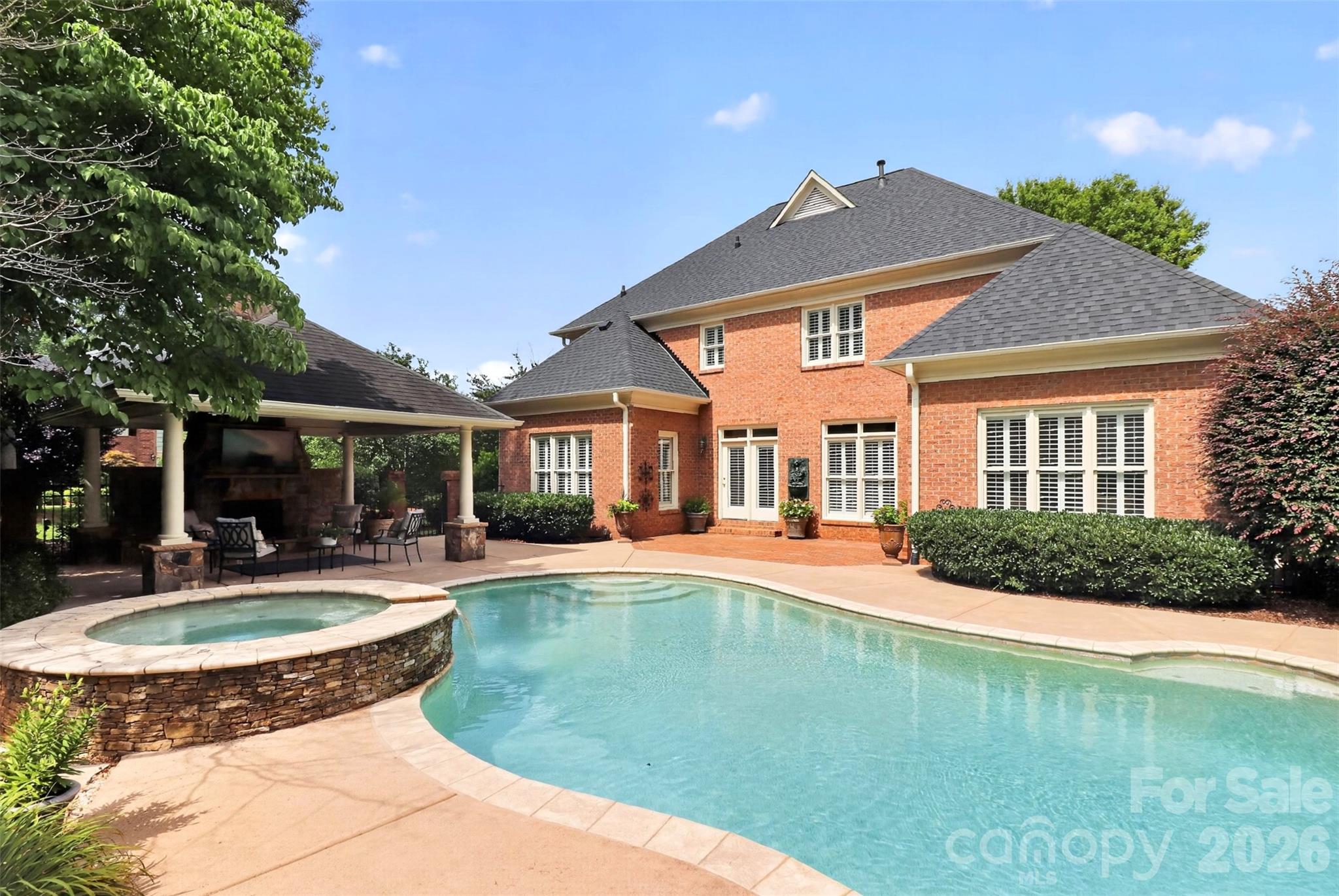 Home for sale at 6907 Meadow Run Lane, Charlotte, NC — photo 5 of 48