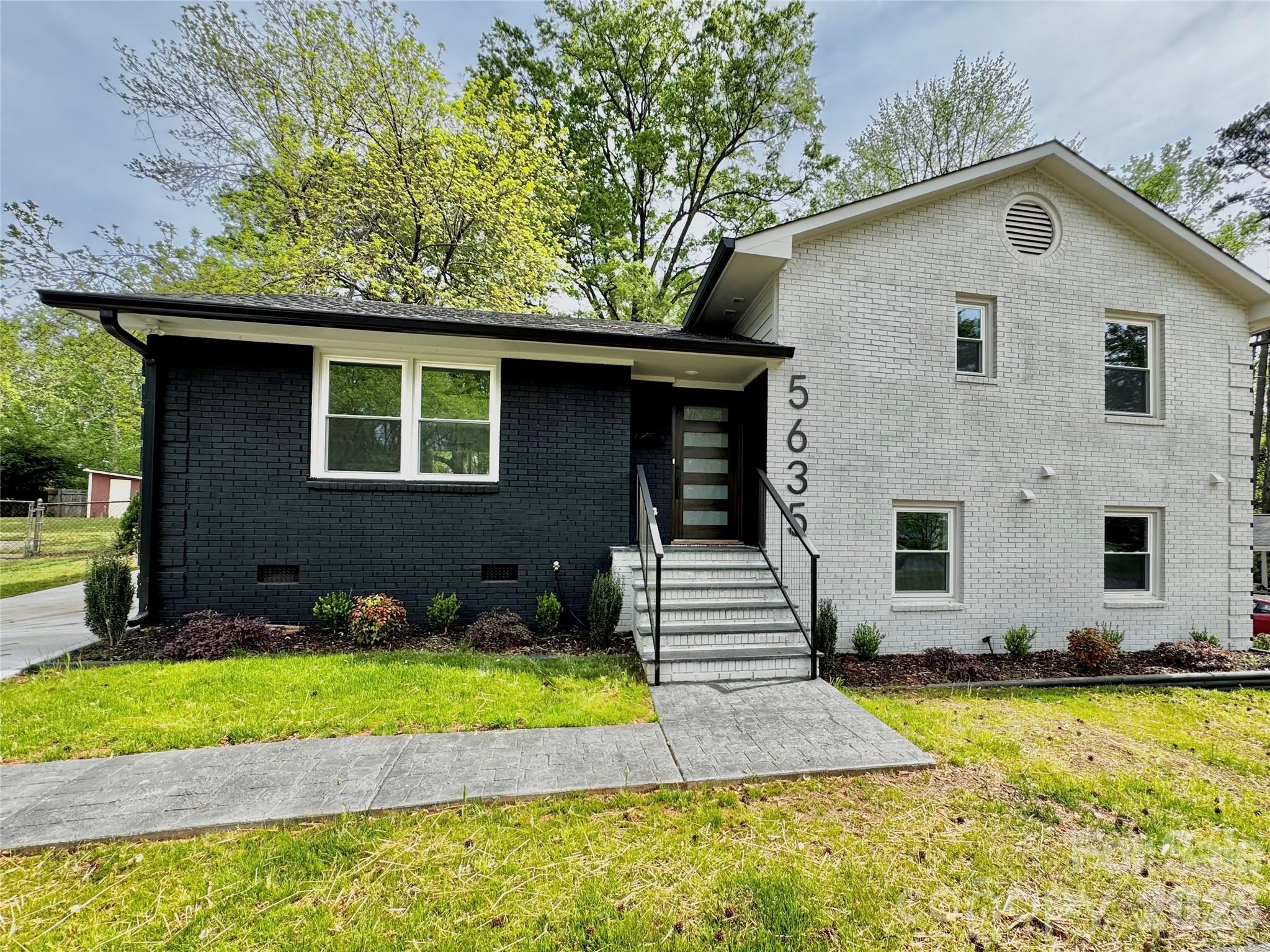 Home for sale at 5635 Ruth Drive, Charlotte, NC — photo 24 of 34