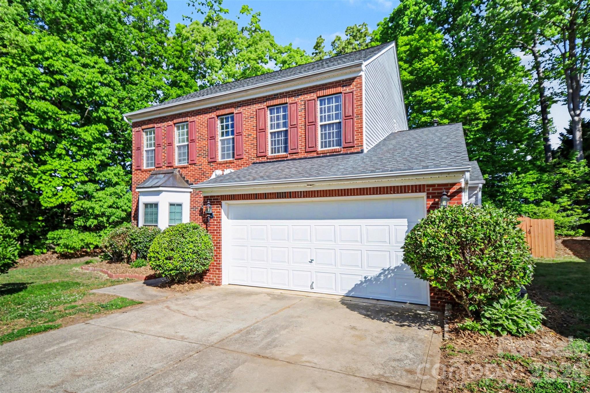 Photo 2 of 11647 Northwoods Forest Drive, Charlotte, NC