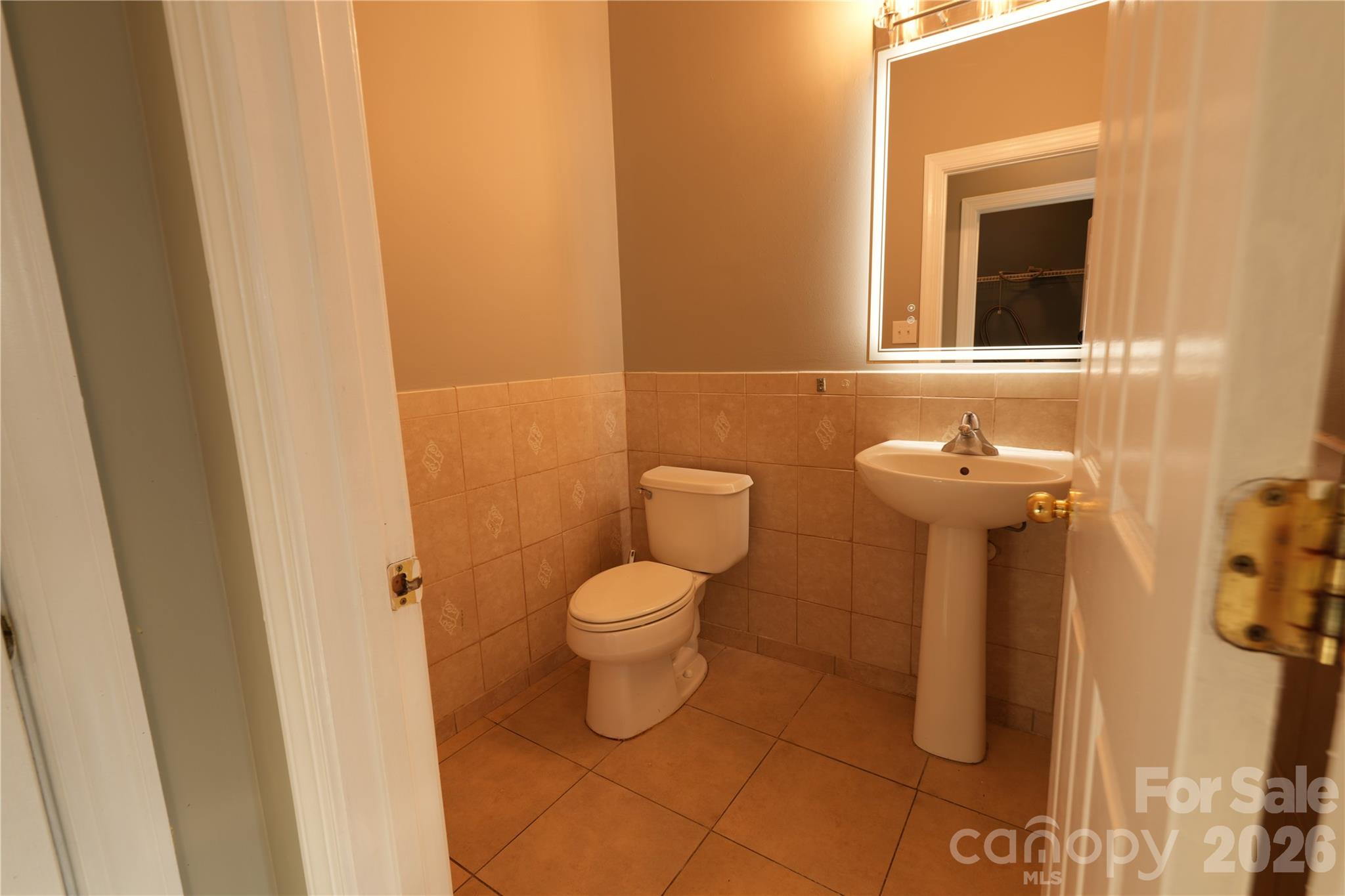 Photo 15 of 6410 Castlewynd Court, Charlotte, NC