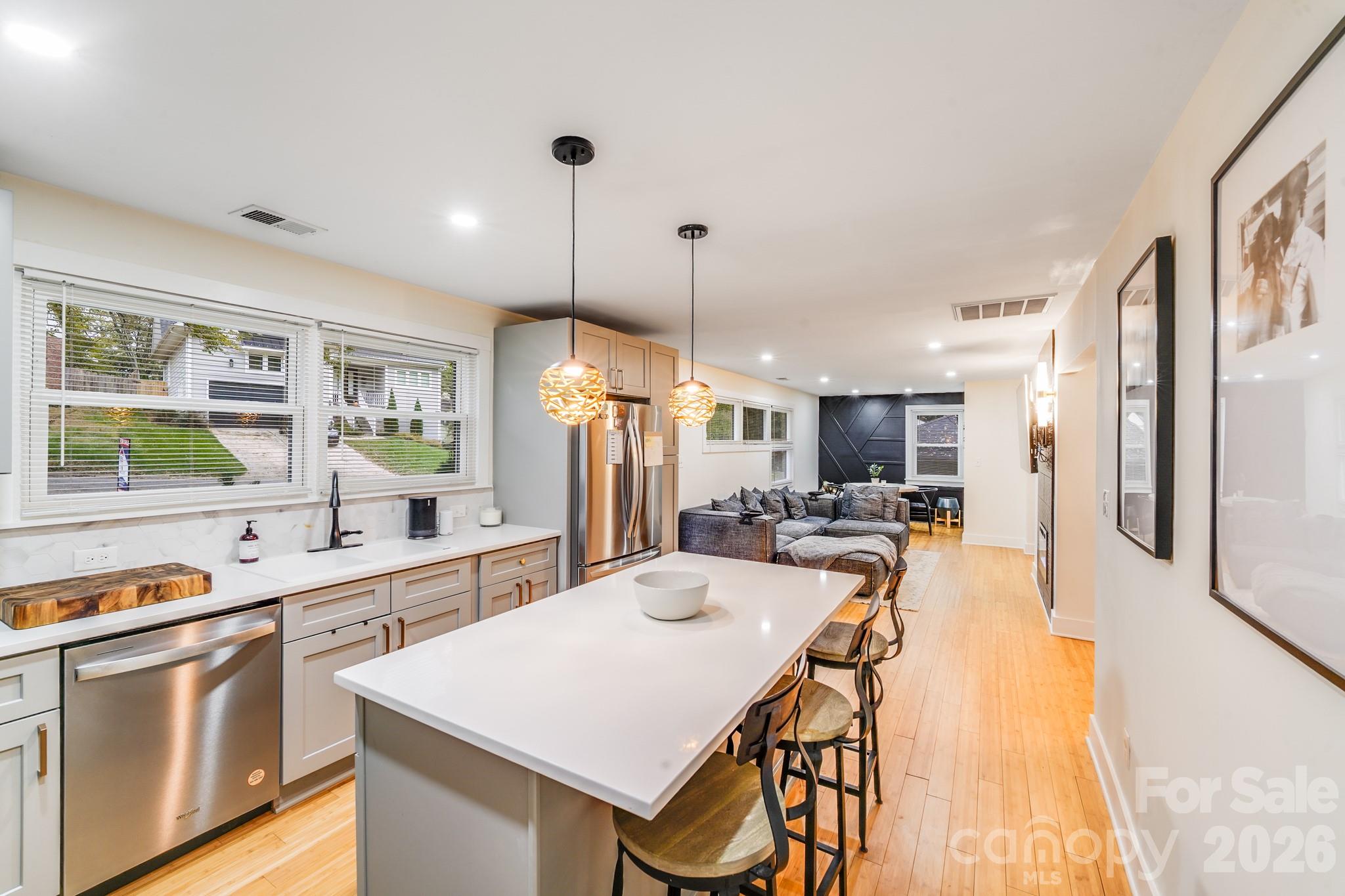 Photo 11 of 4910 Valley Stream Road, Charlotte, NC