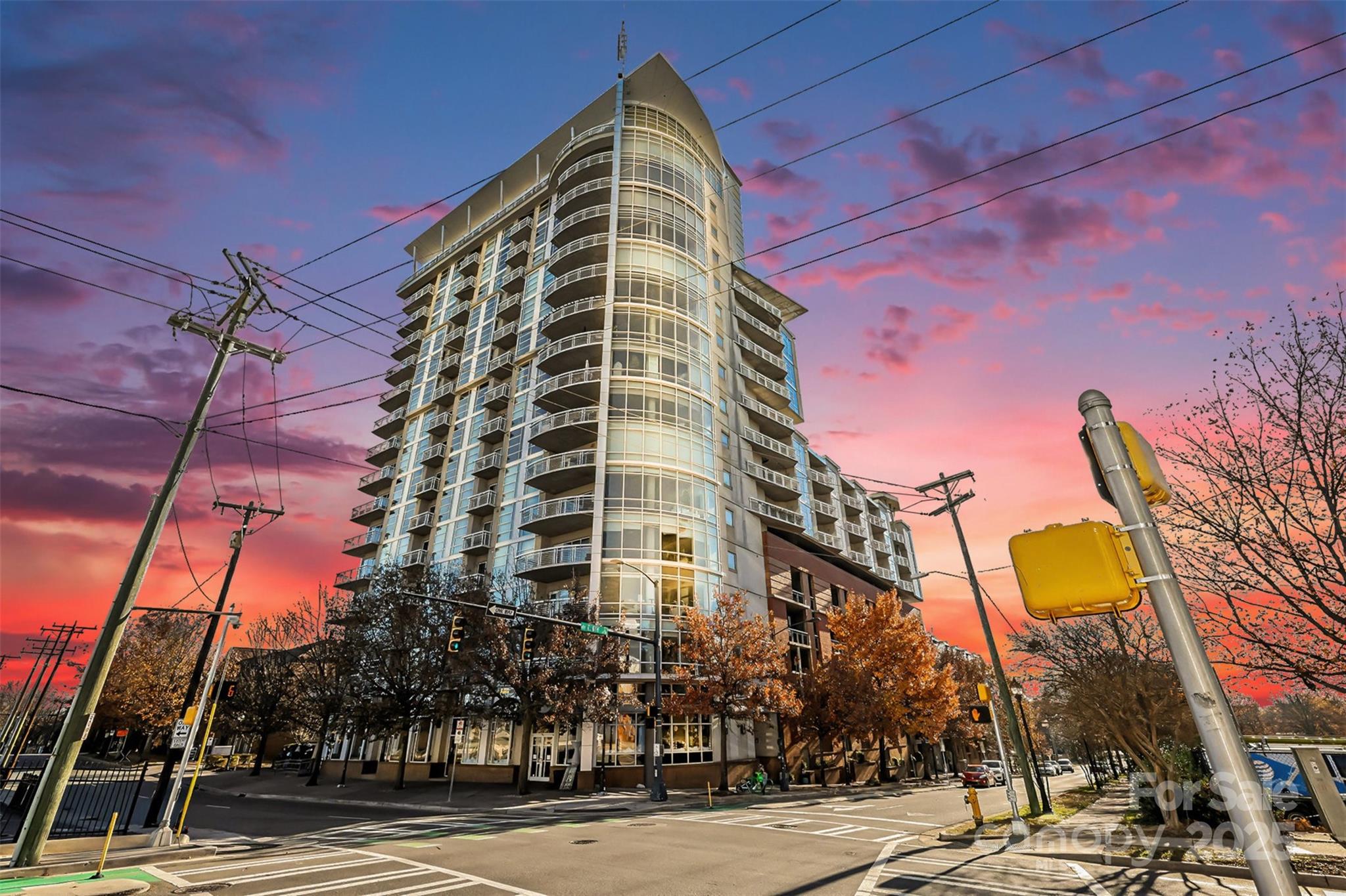 Home for sale at 505 E 6th Street1003, Charlotte, NC — photo 1 of 33