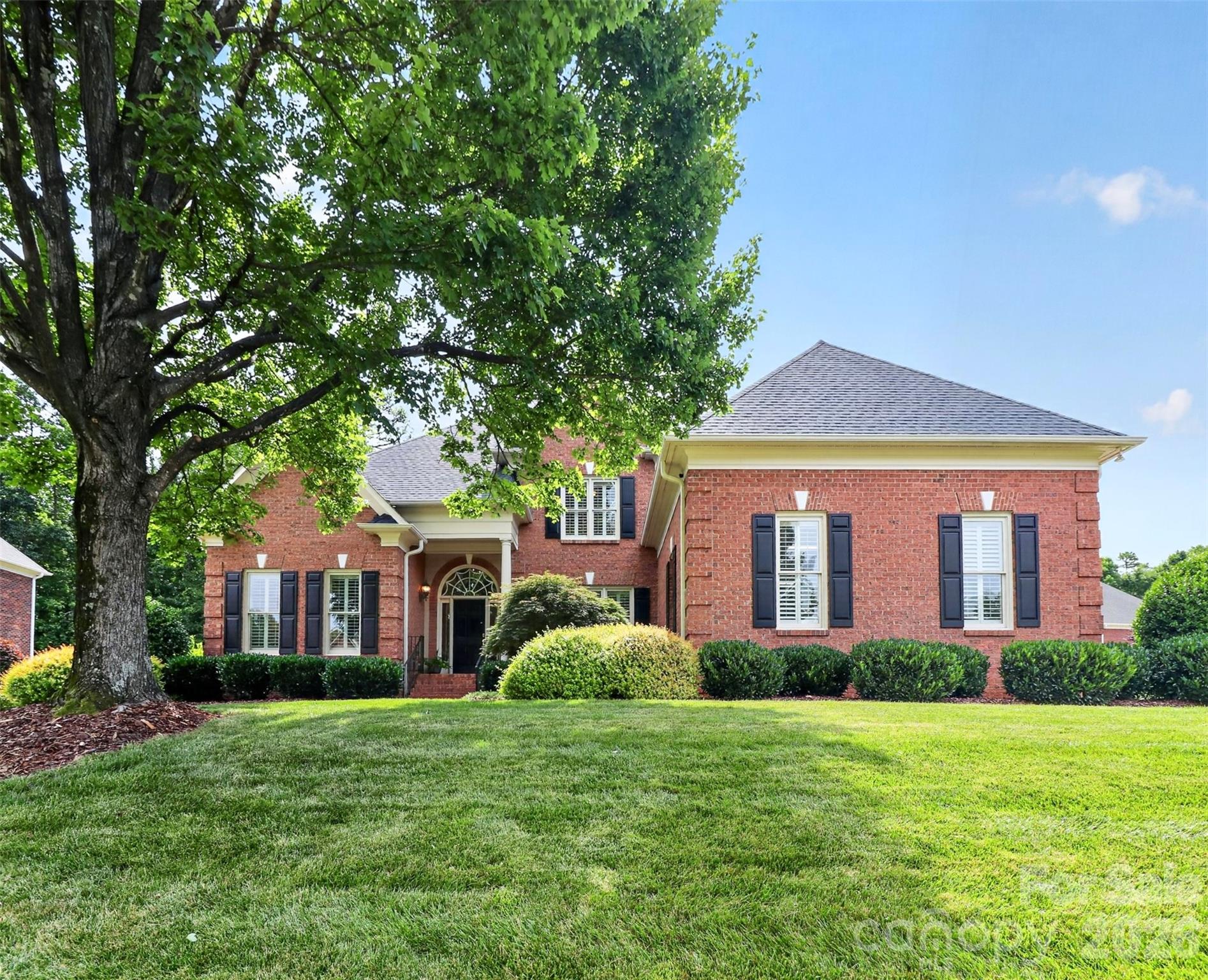 Home for sale at 6907 Meadow Run Lane, Charlotte, NC — photo 3 of 48